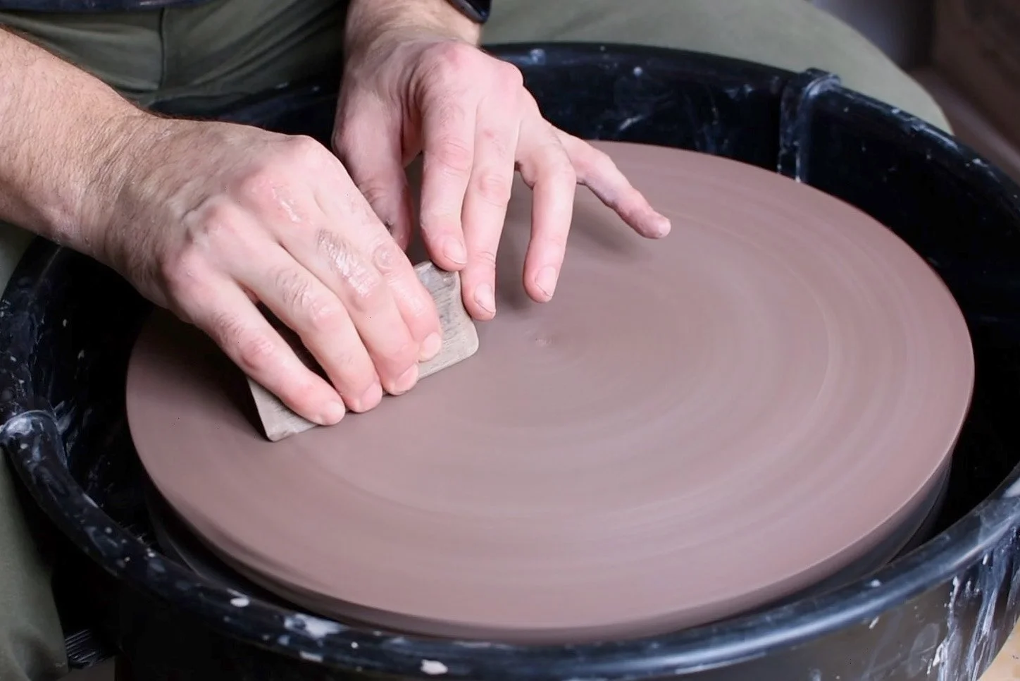 How to Turn a Slab into a Flat-Bottomed Plate on the Wheel — pottery ...