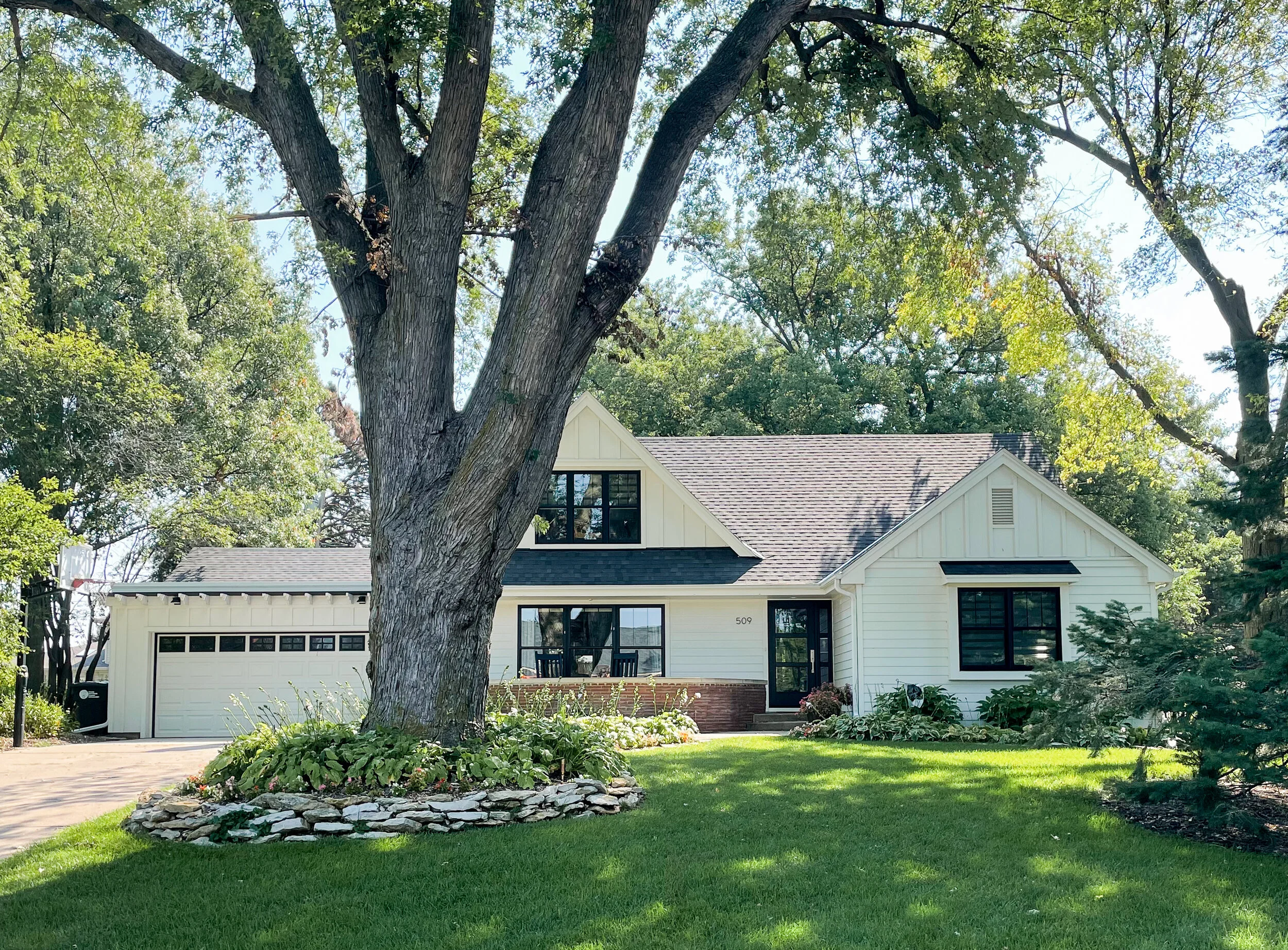 Modern Family Farmhouse — OMAHA CONSTRUCTION CO.