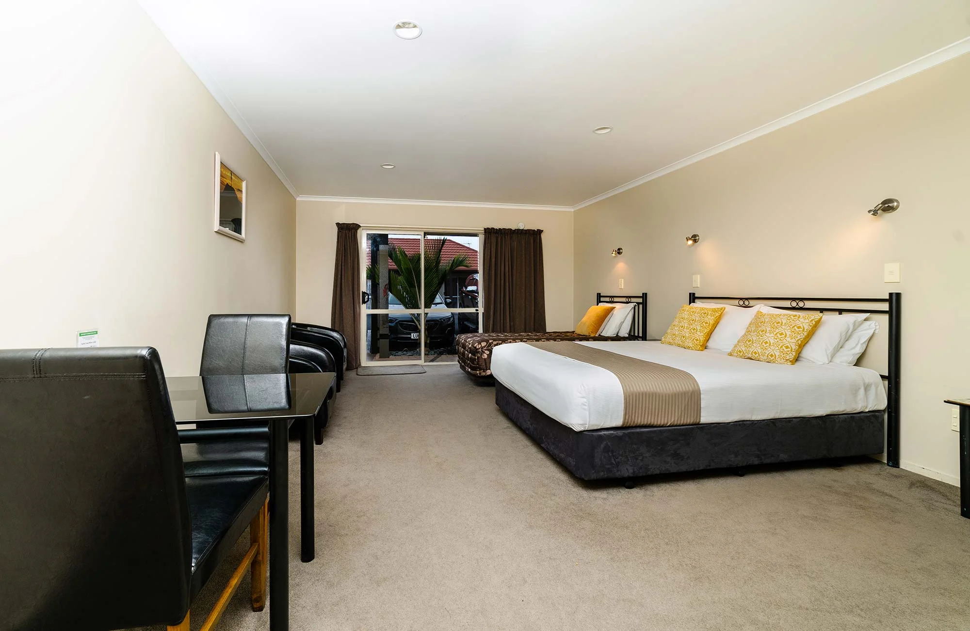 Twin Standard Studio — Landing Road Whakatane — Pacific Coast Motor Lodge