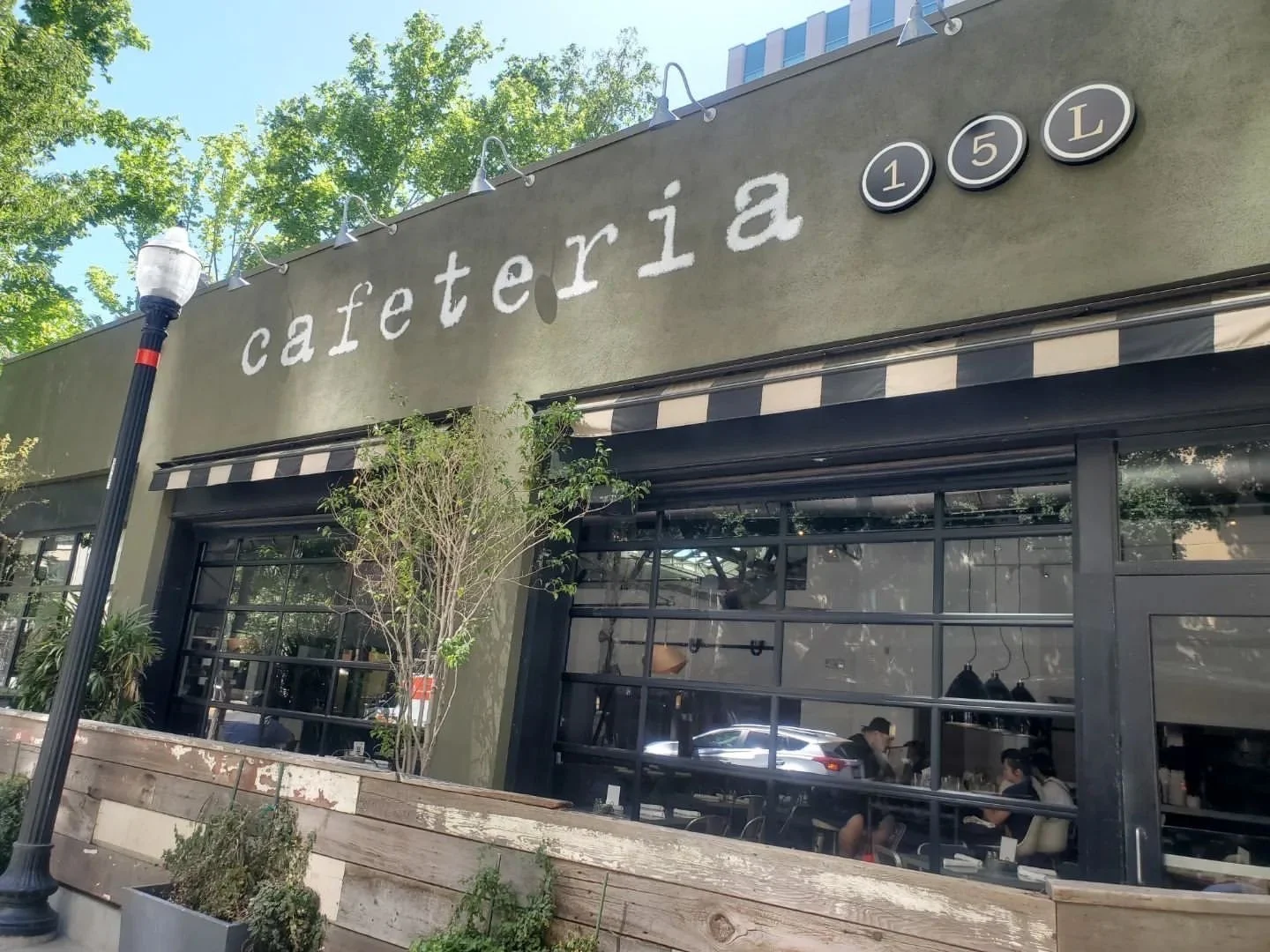 Cafeteria 15L