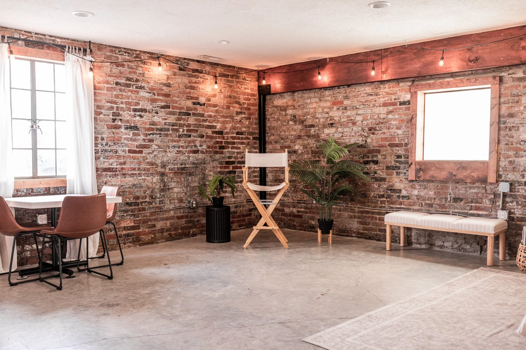 Springfield, Missouri Small Event Space — LIGHTBOX