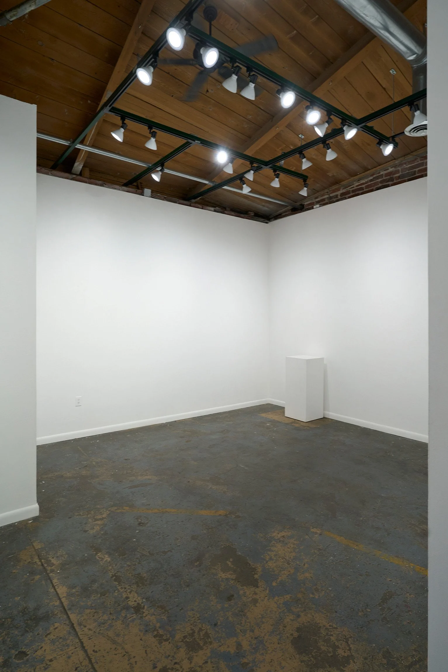 Galleries for Rent — D'art Gallery
