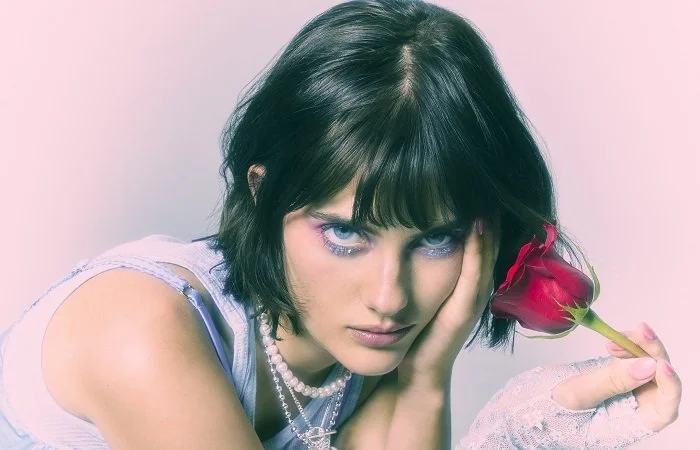 Pop artist Emeline unveils new single "Everything I'm Not" — MP3s & NPCs