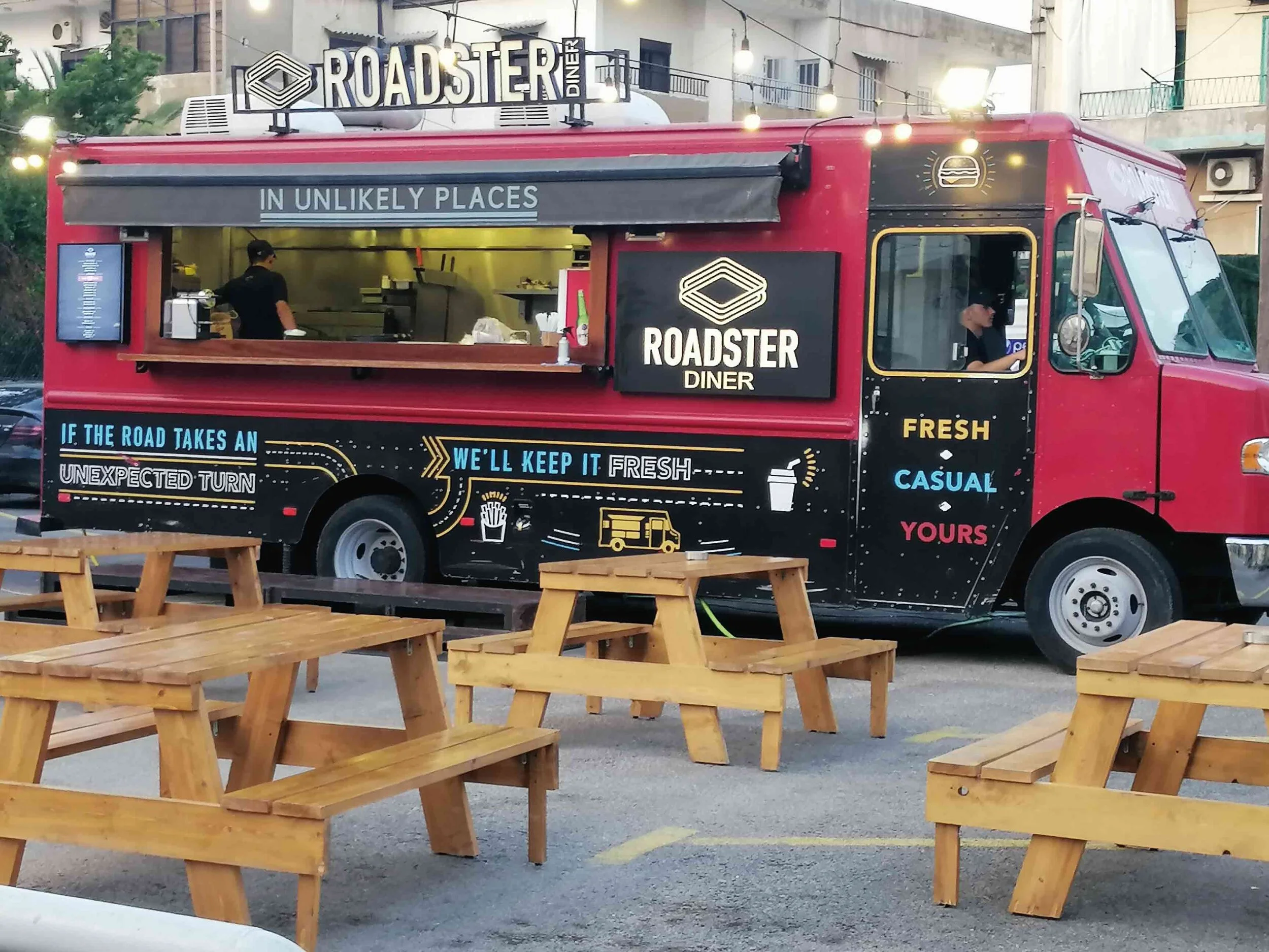 Roadster Diner-Food Truck — AVINOX