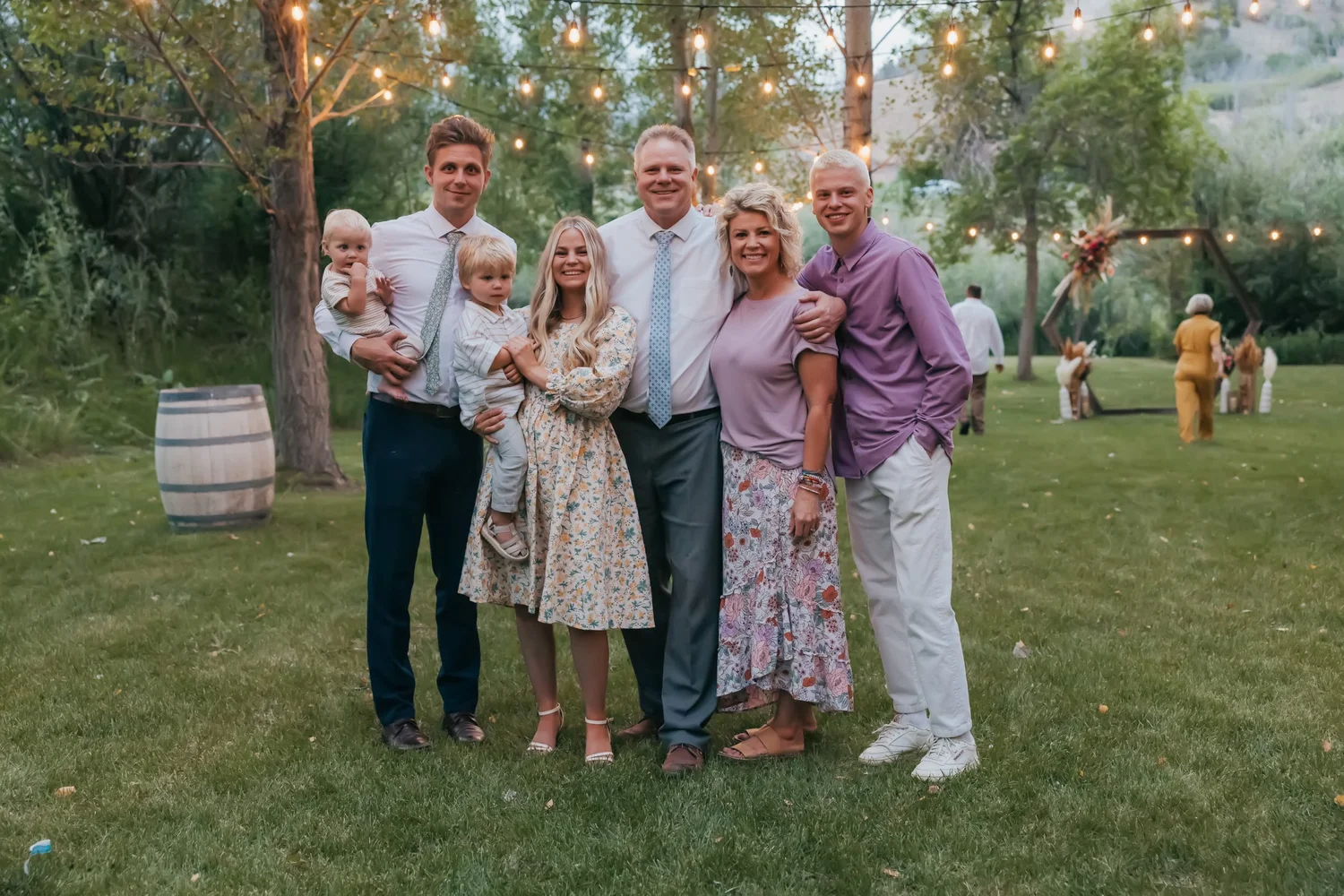 THE STEELE FAMILY — Lift + Love