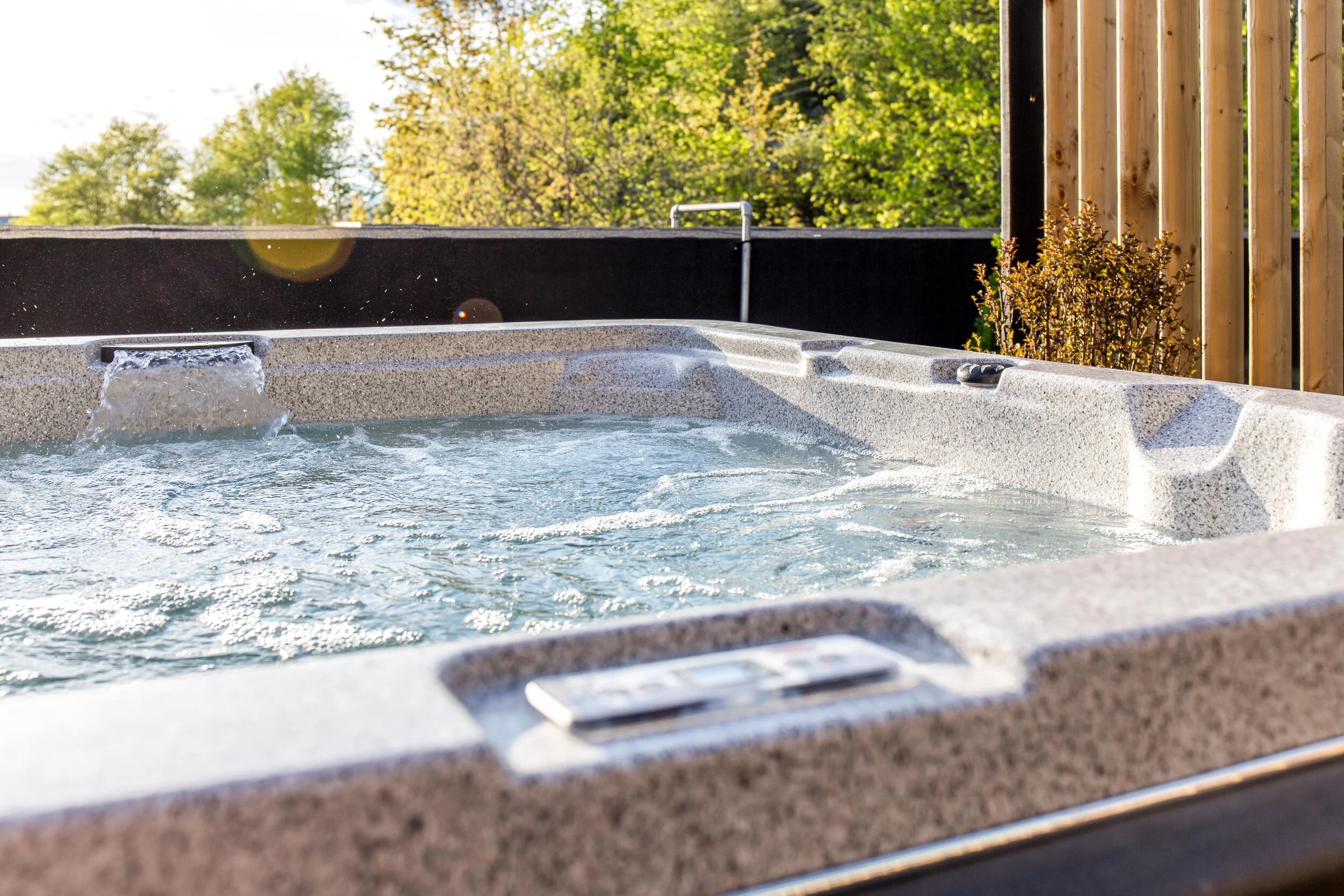 Amenities — Hew and Draw Hotel