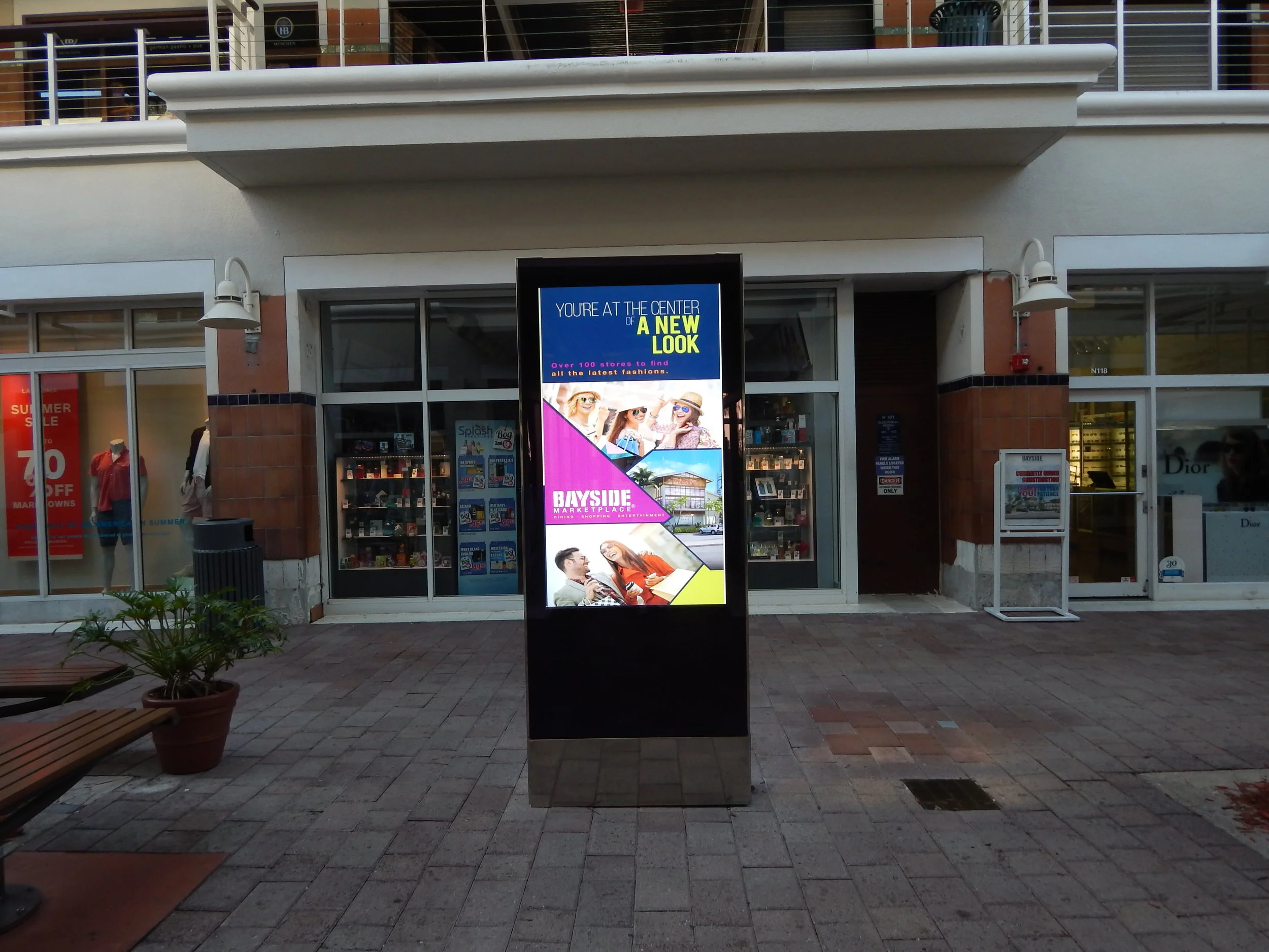 About Us — Nanov Display