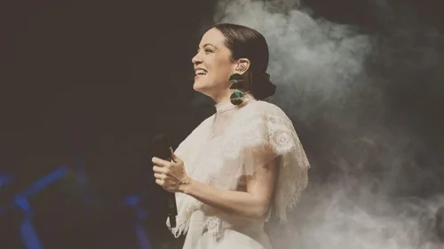 NATALIA LAFOURCADE MUJER DIVINA: HOMENAJE A AGUSTÍN LARA — White Light ...