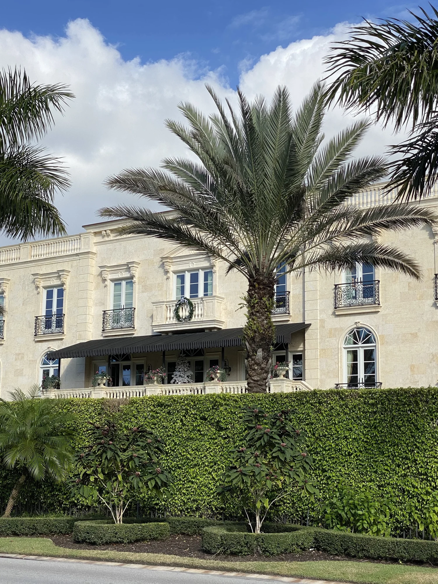 NAPLES HOUSE TOUR — The French Tangerine
