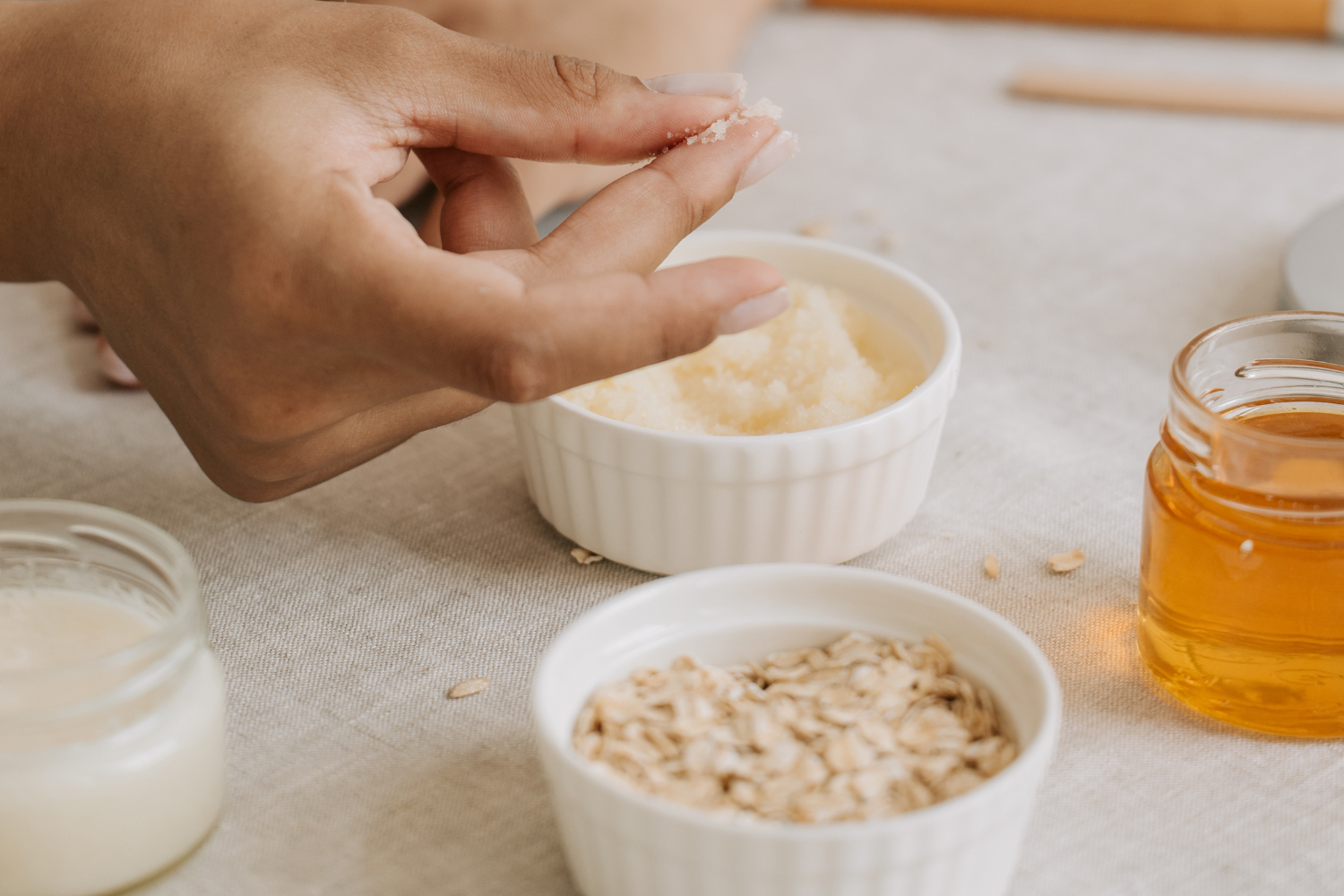 14 DIY Lip Scrub Recipes for Soft and Hydrated Lips | PRANCIER