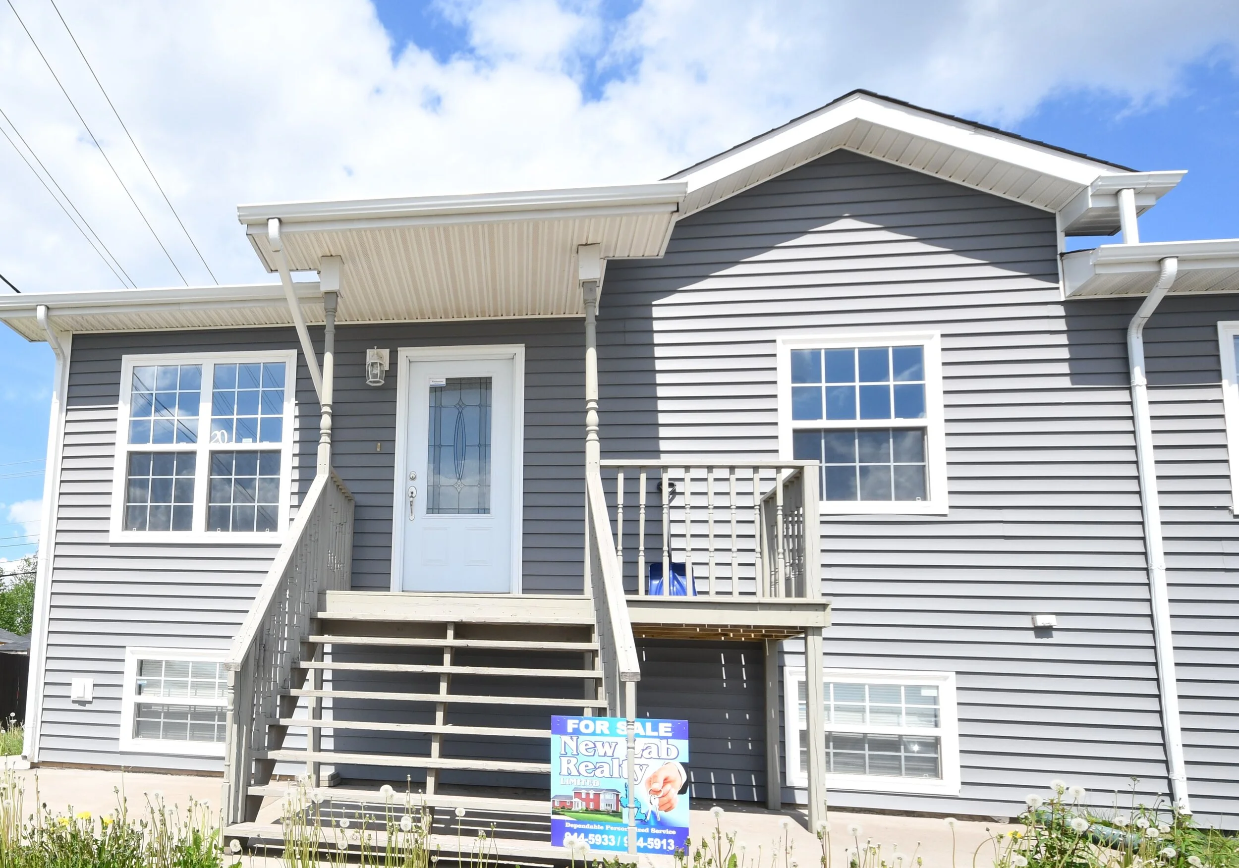 20 Maple Cres — New Lab Realty Ltd.