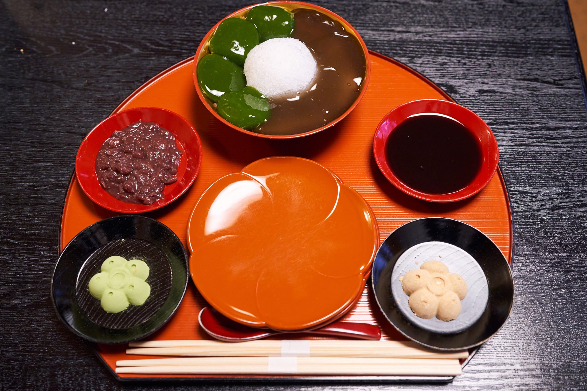 Gion Tokuya - Serving pure Warabimochi and Kuzumochi in main Gion district — SHIRO ANG