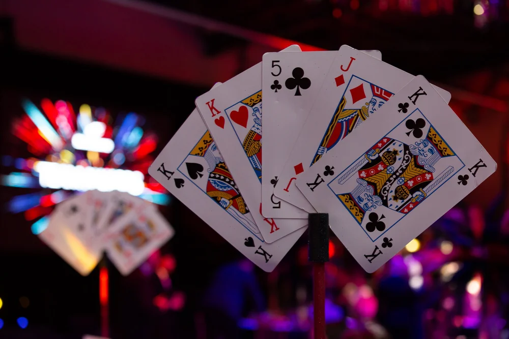 How To Decorate For A Las Vegas Themed Party — Funky Event Hire