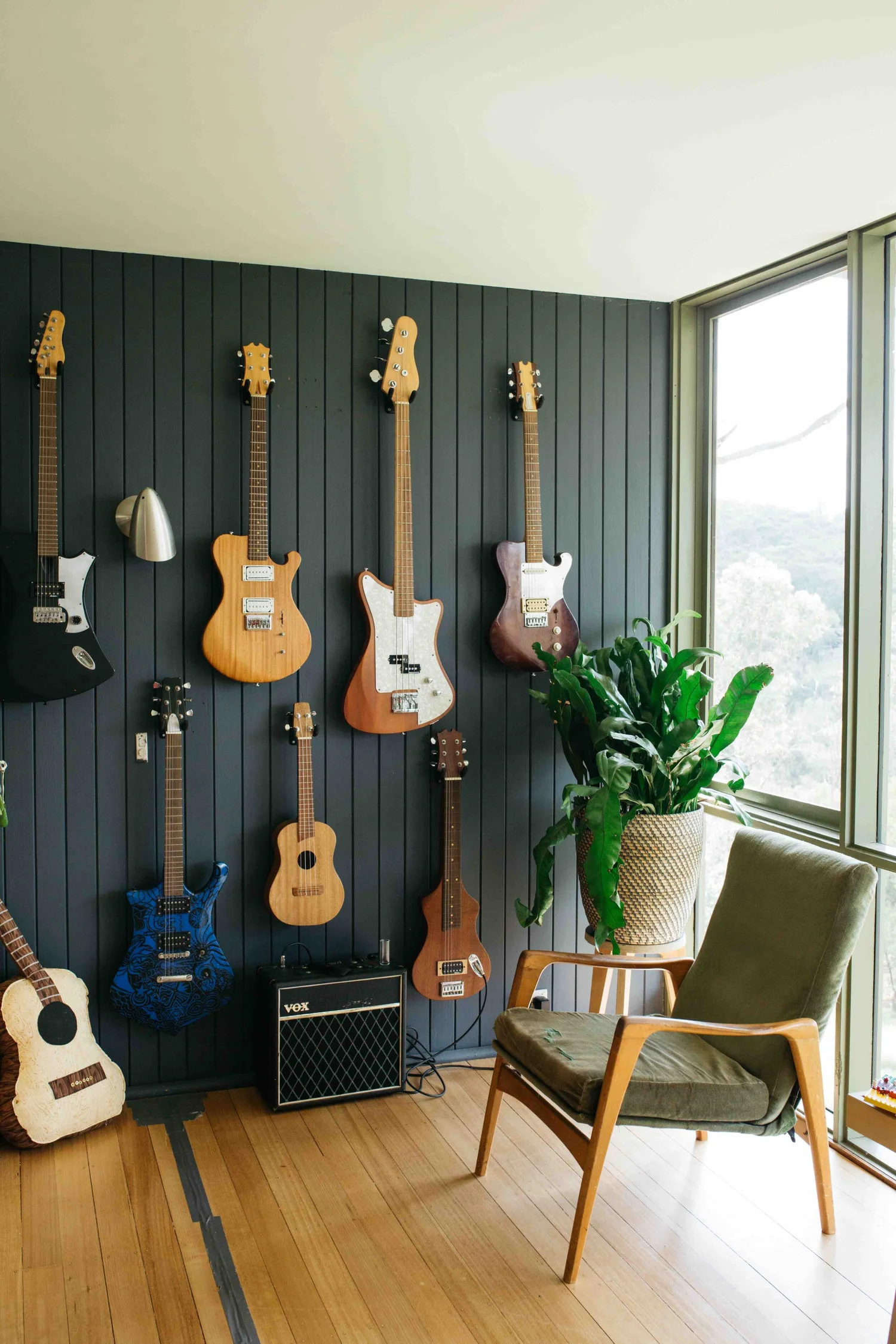 Beautiful modern architecture, guitars, locally made furniture and ...