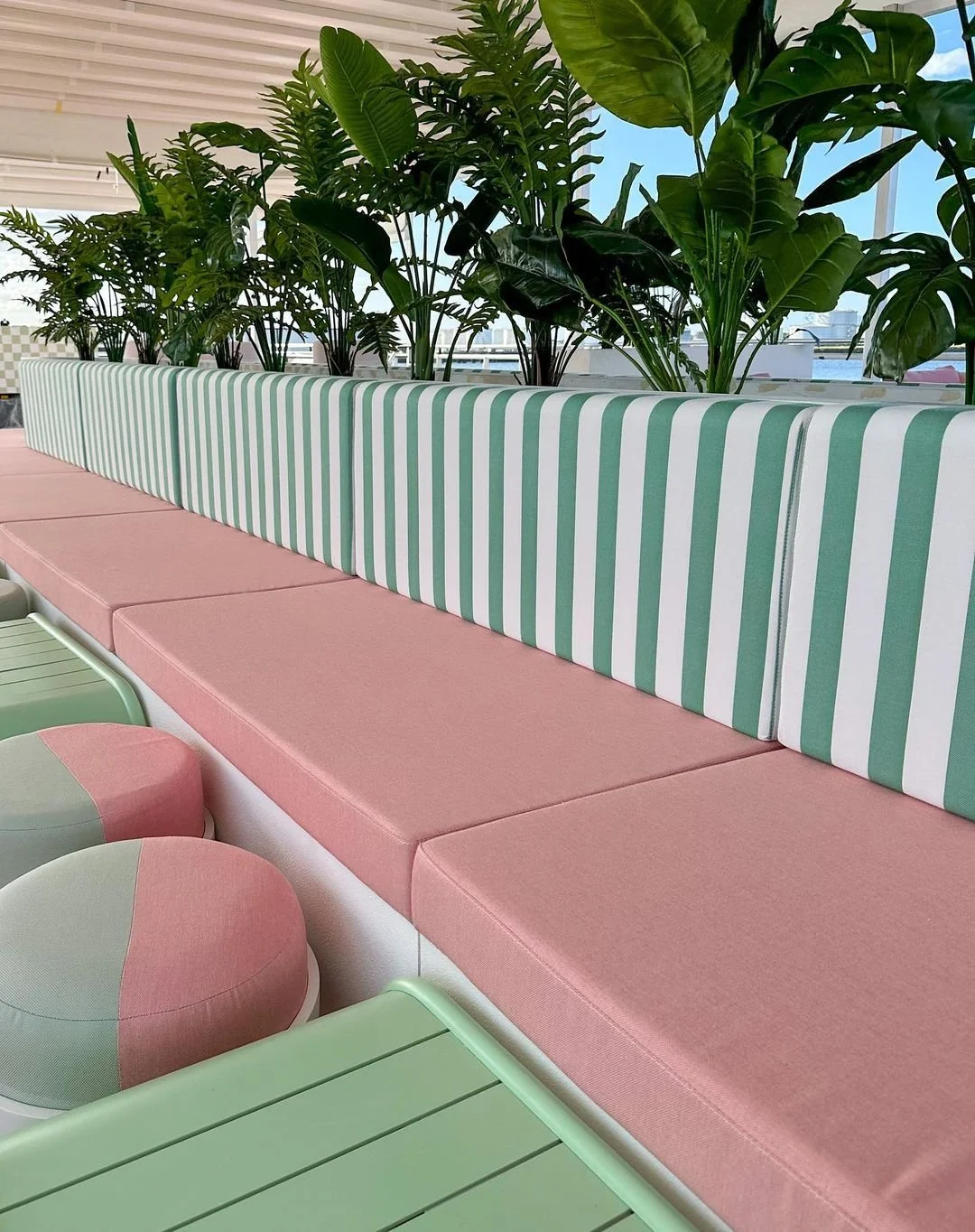 Oasis: The Ultimate Three-Level Lifestyle Boat Experience in Brisbane ...