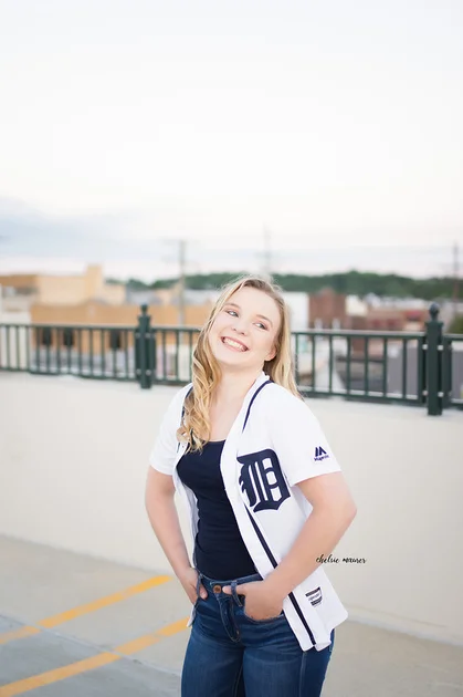 Chloe's Senior Session // Metro Detroit Senior Photographer // chelsie ...