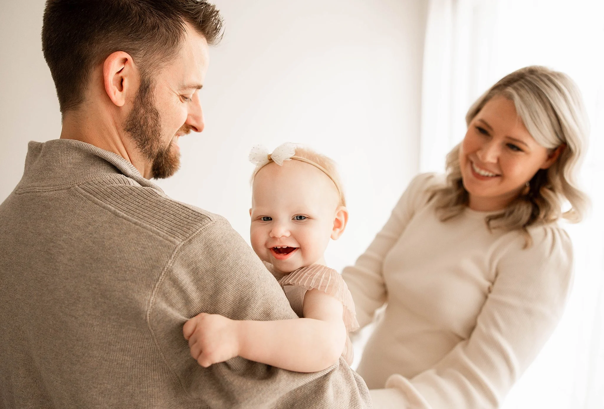 First Birthday and Cake Smash Pictures | Clinton Township, Michigan — Chelsie Maurer Photography
