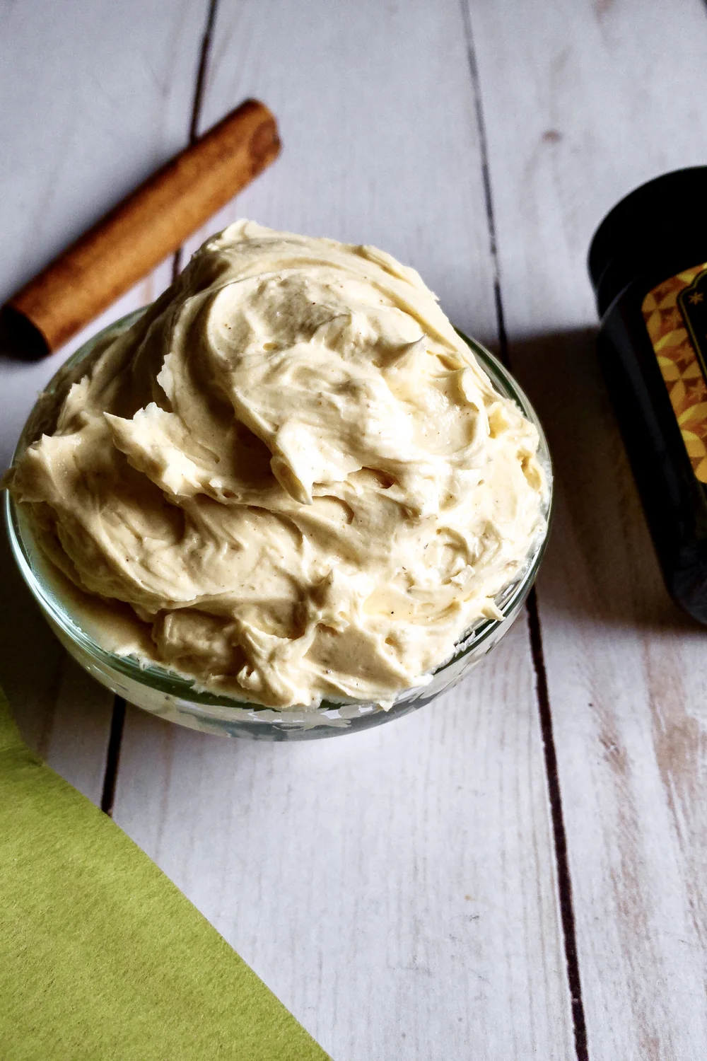 Cinnamon Vanilla Bean Buttercream — Poetry & Pies