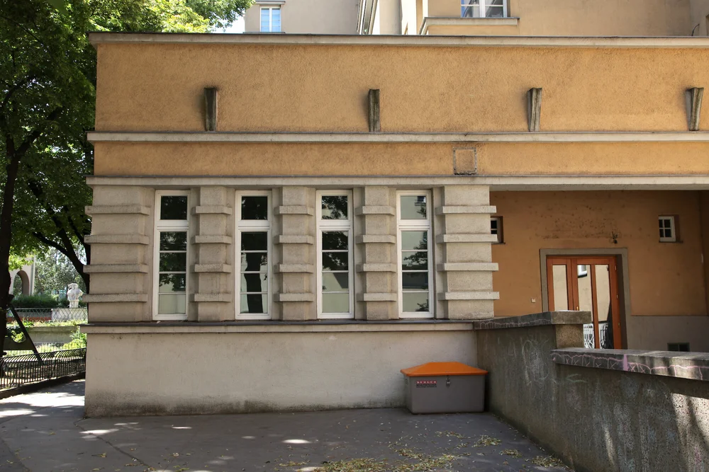 PLATFORM: The House that Anti-Fascism Built: The Hofs of Red Vienna