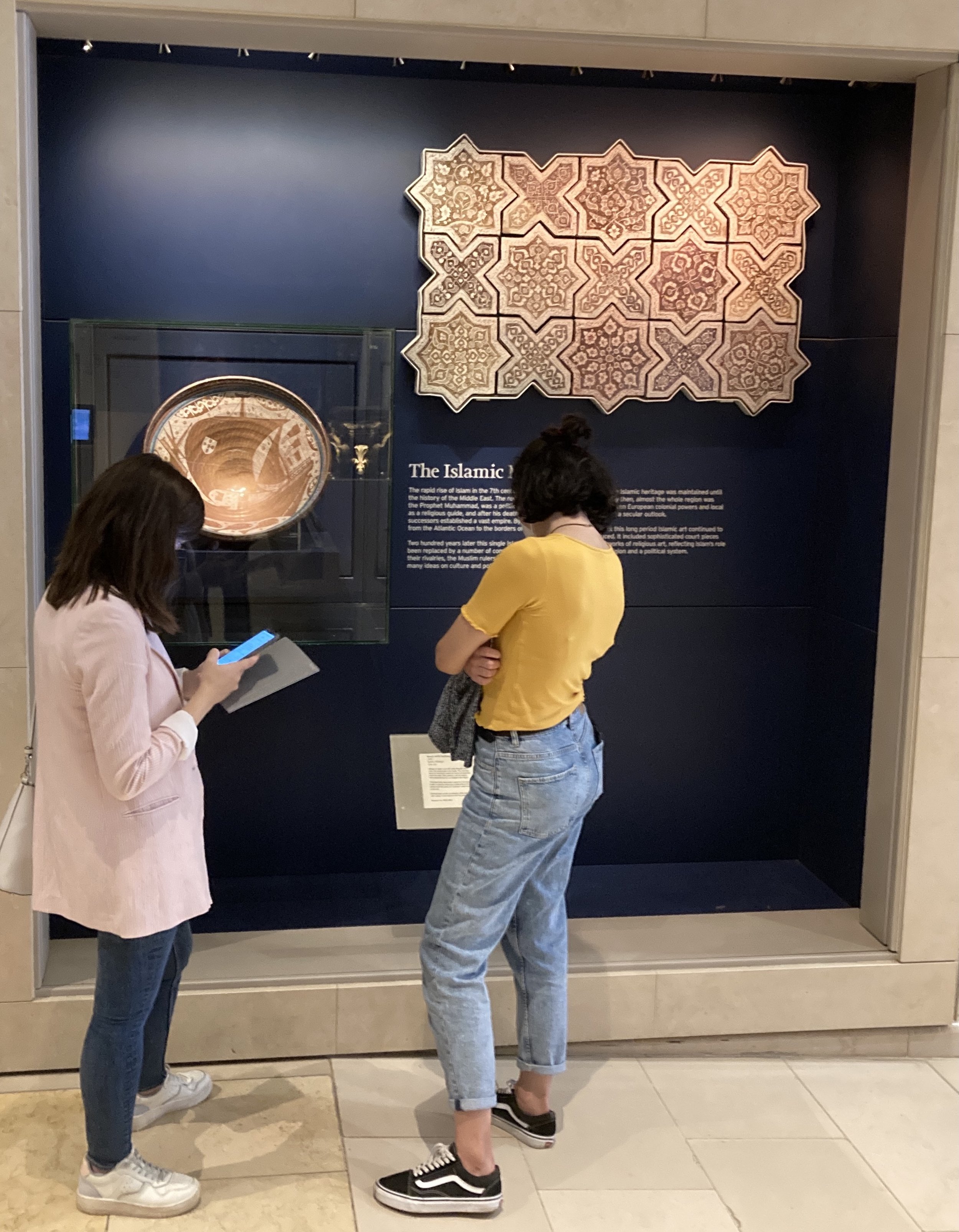 PLATFORM: Framing, Performing, Forgetting: The Emamzadeh Yahya at Varamin