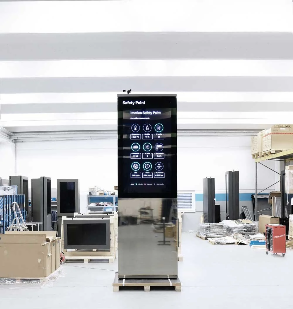 Smart City Public Communication Infrastructure: Outdoor LCD Kiosks ...