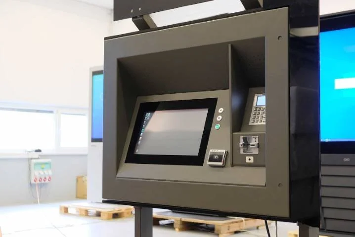 Outdoor Digital Sign & Interactive Kiosk Manufacturer — Infinitus