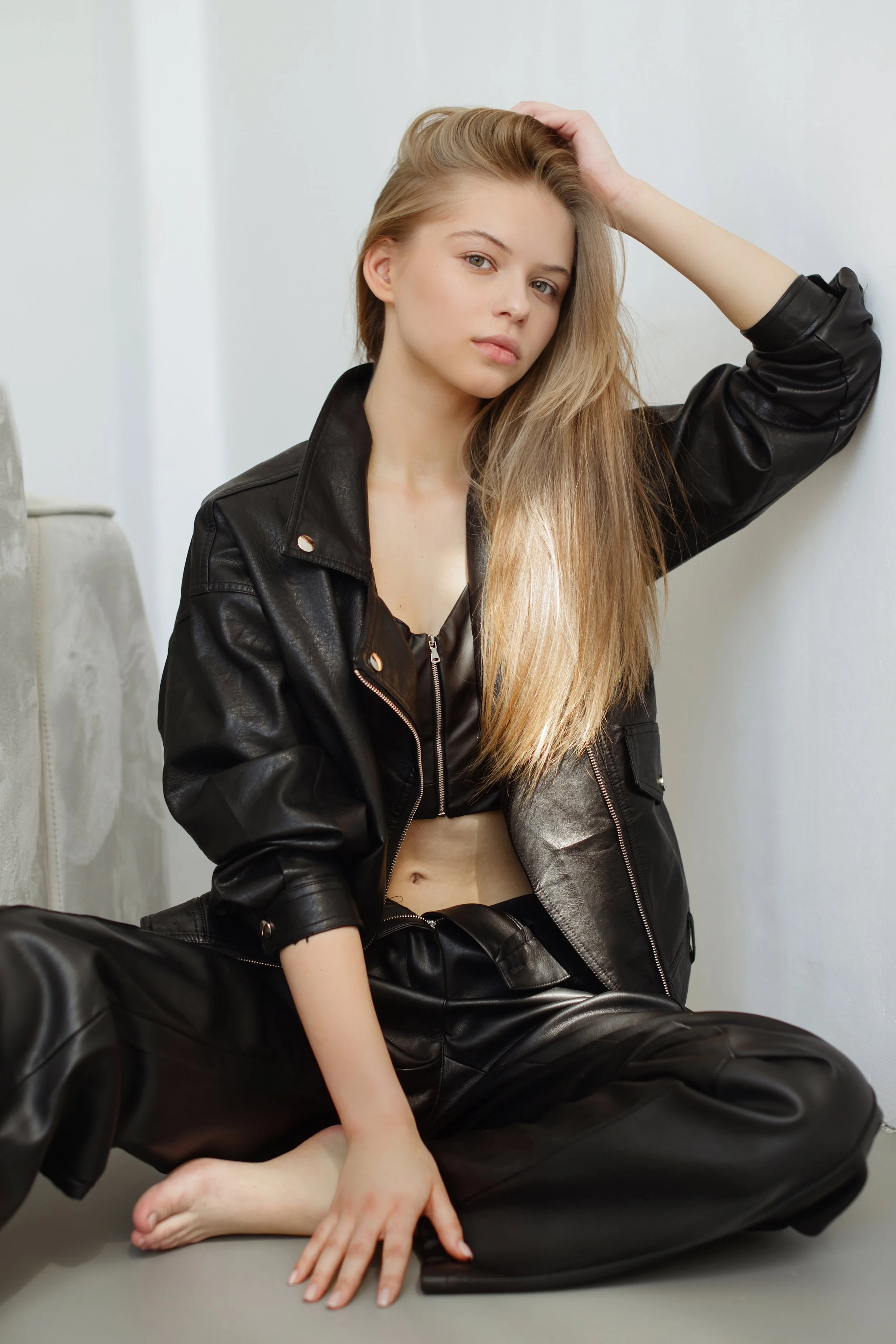 ANNA LUGO — blanc.