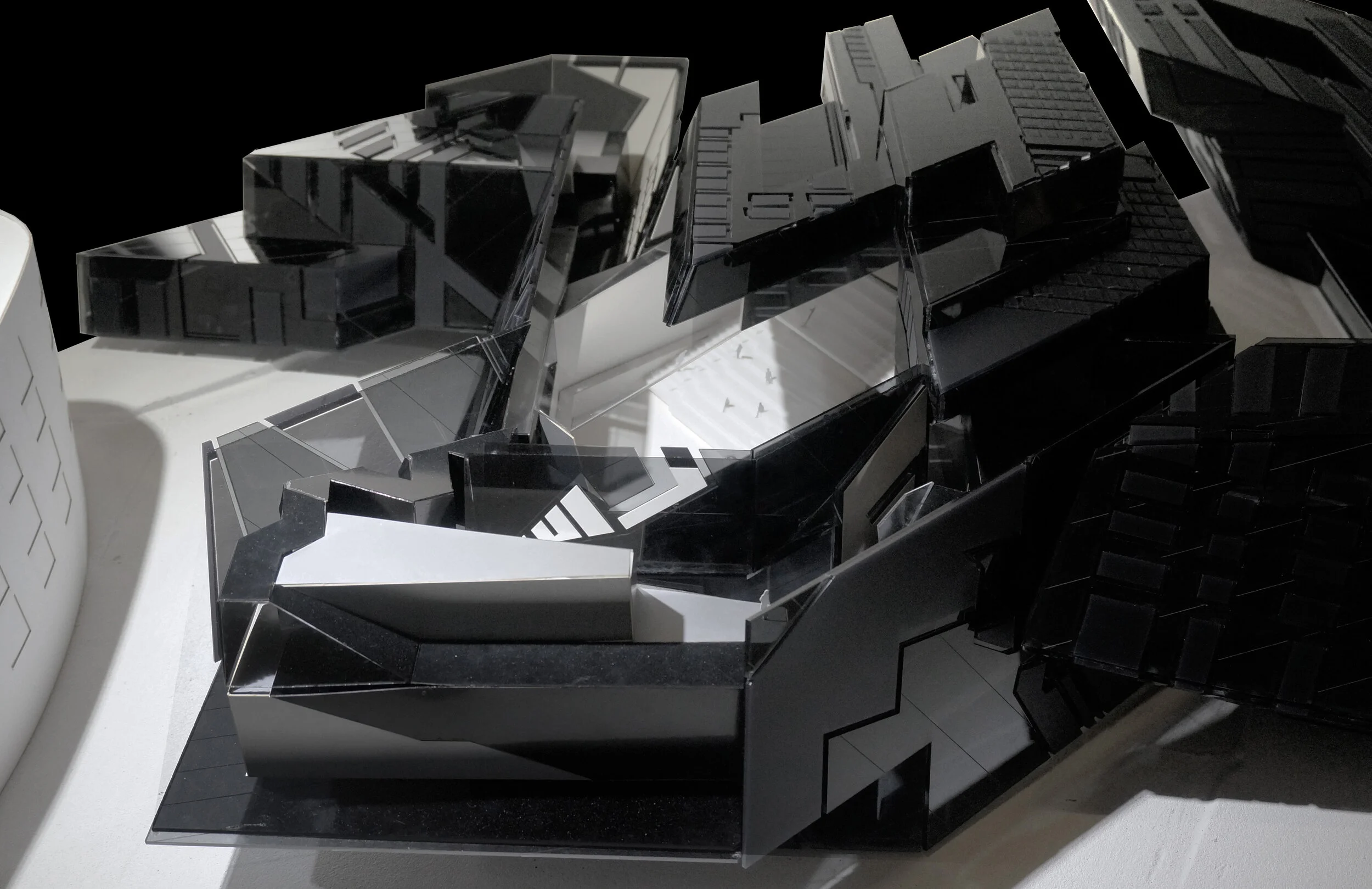 Strange Containers — Yo Tomura