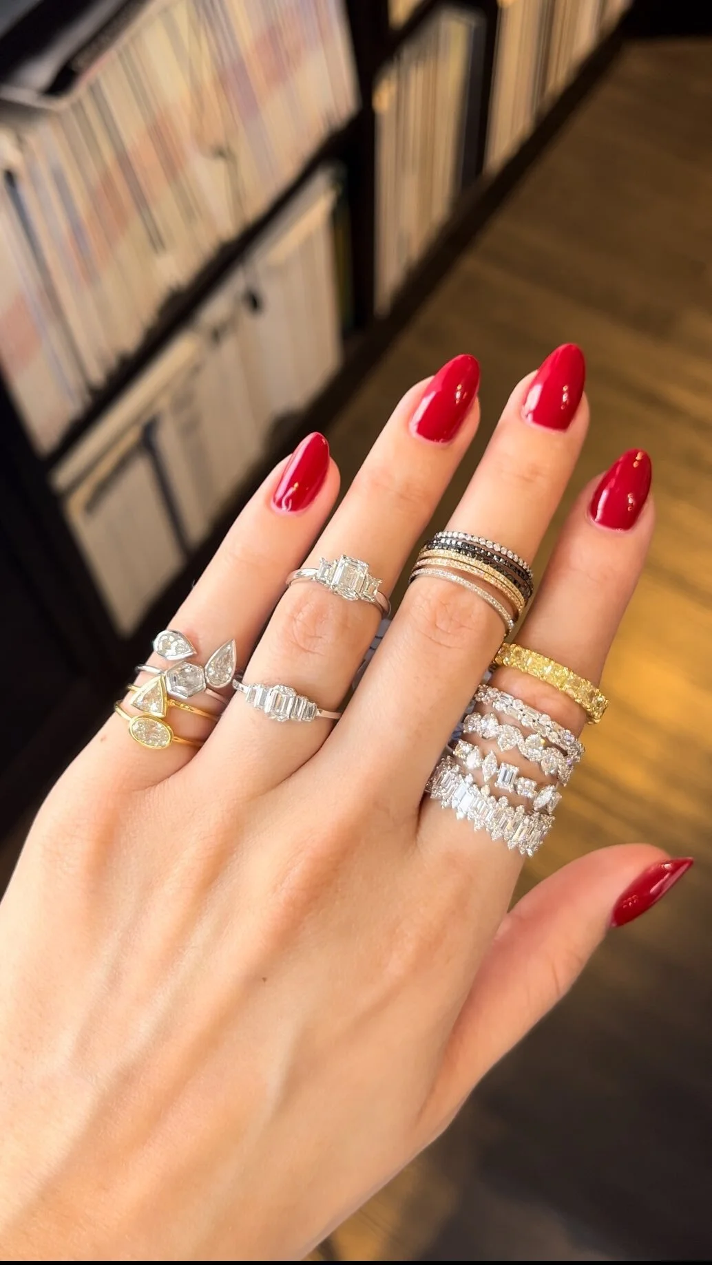 CAROL KAUFFMANN — Julls