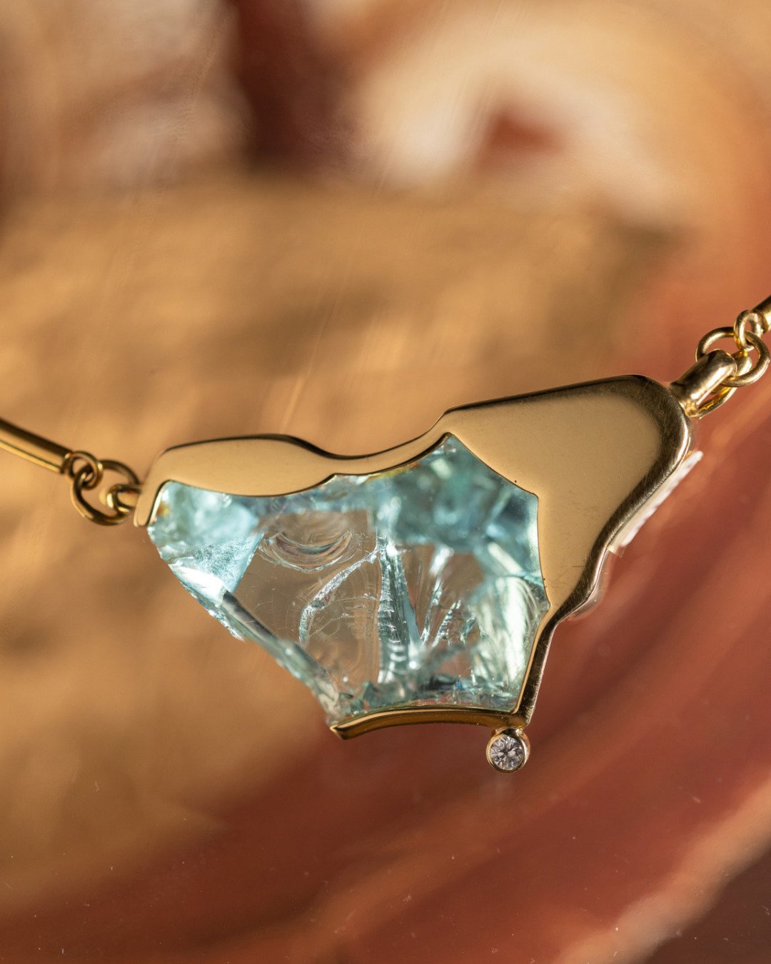 CAROL KAUFFMANN — Julls