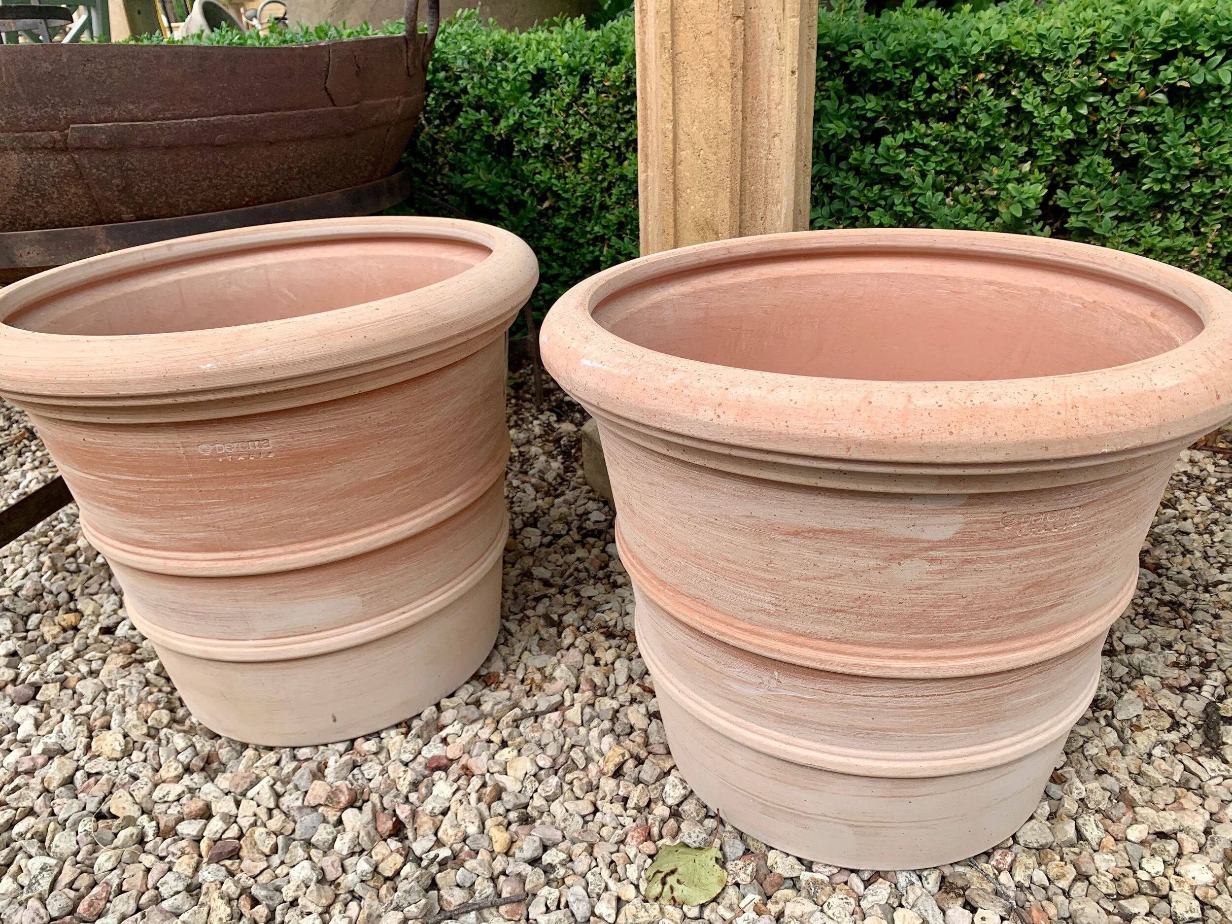 Urns & Planters — THE JARDIN ROOM