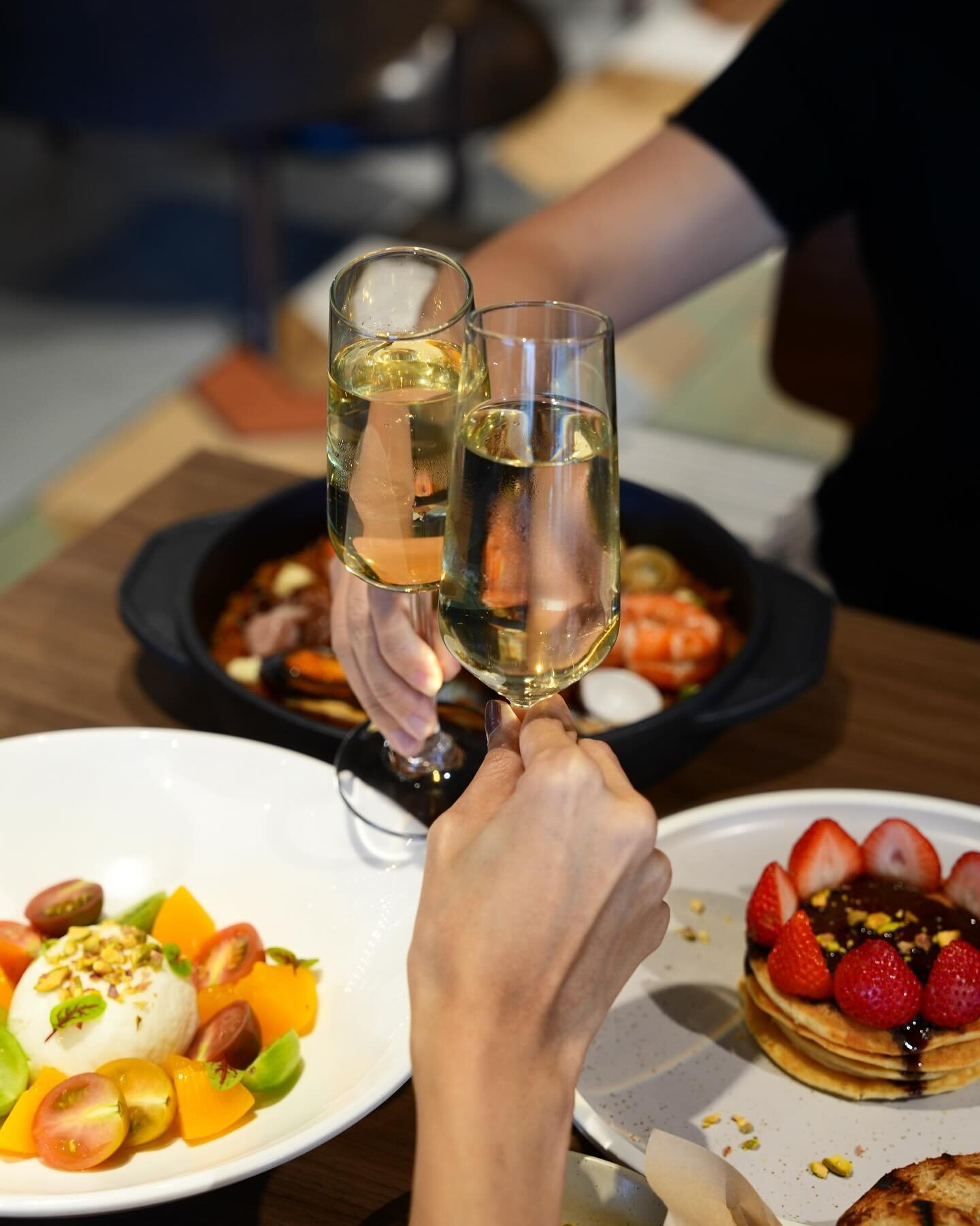 COLLIN’S® Restaurants — COLLIN’S®