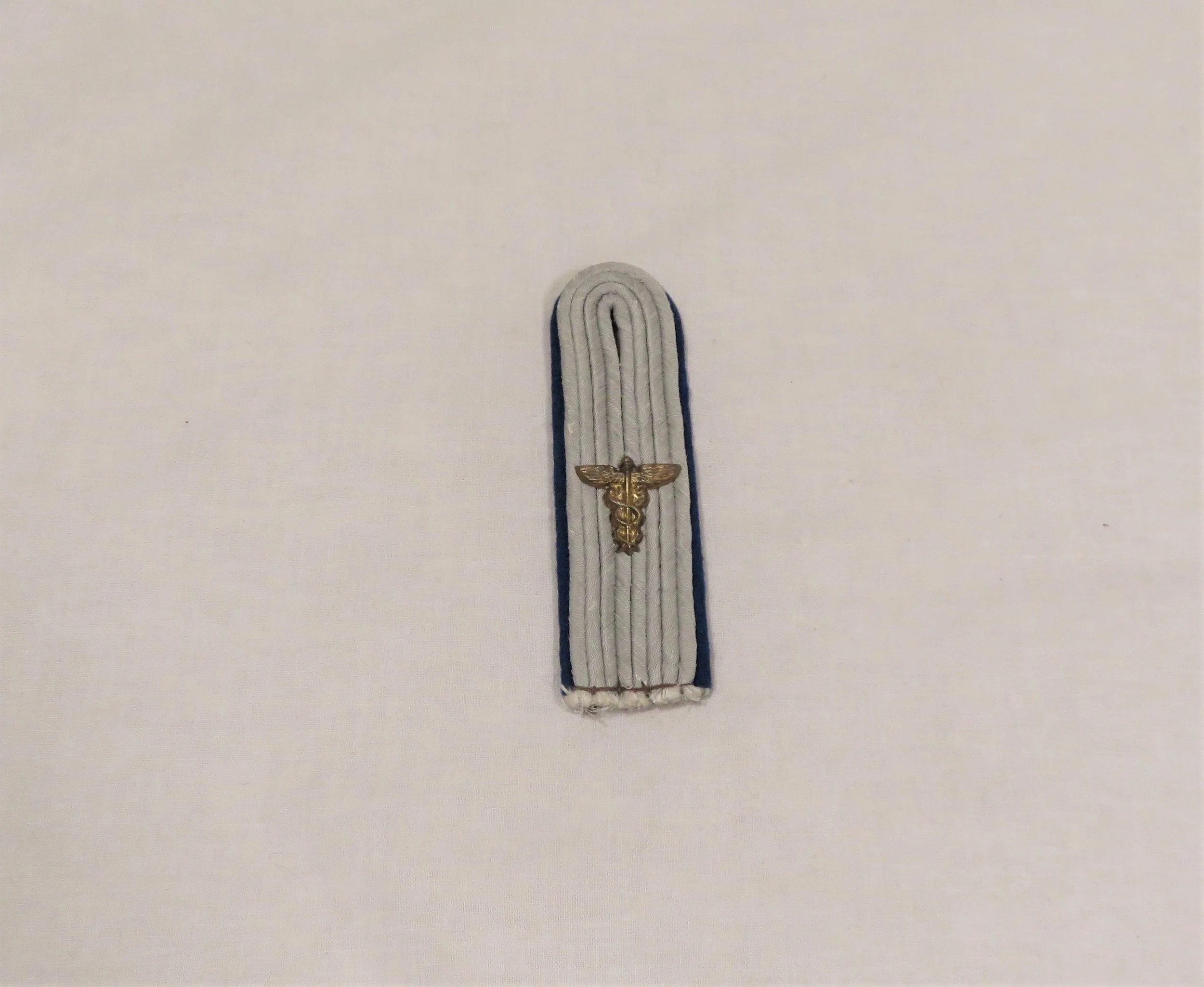 Germany. Heer Medical Lieutenant Shoulder Boards — WW2 Collectors World