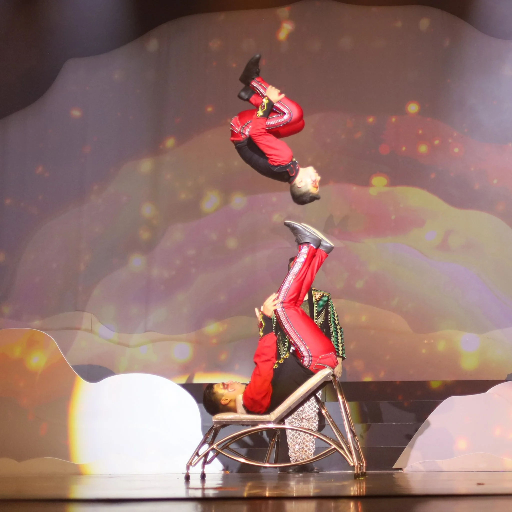 Cirque Musica Holiday Wonderland — Cirque Musica