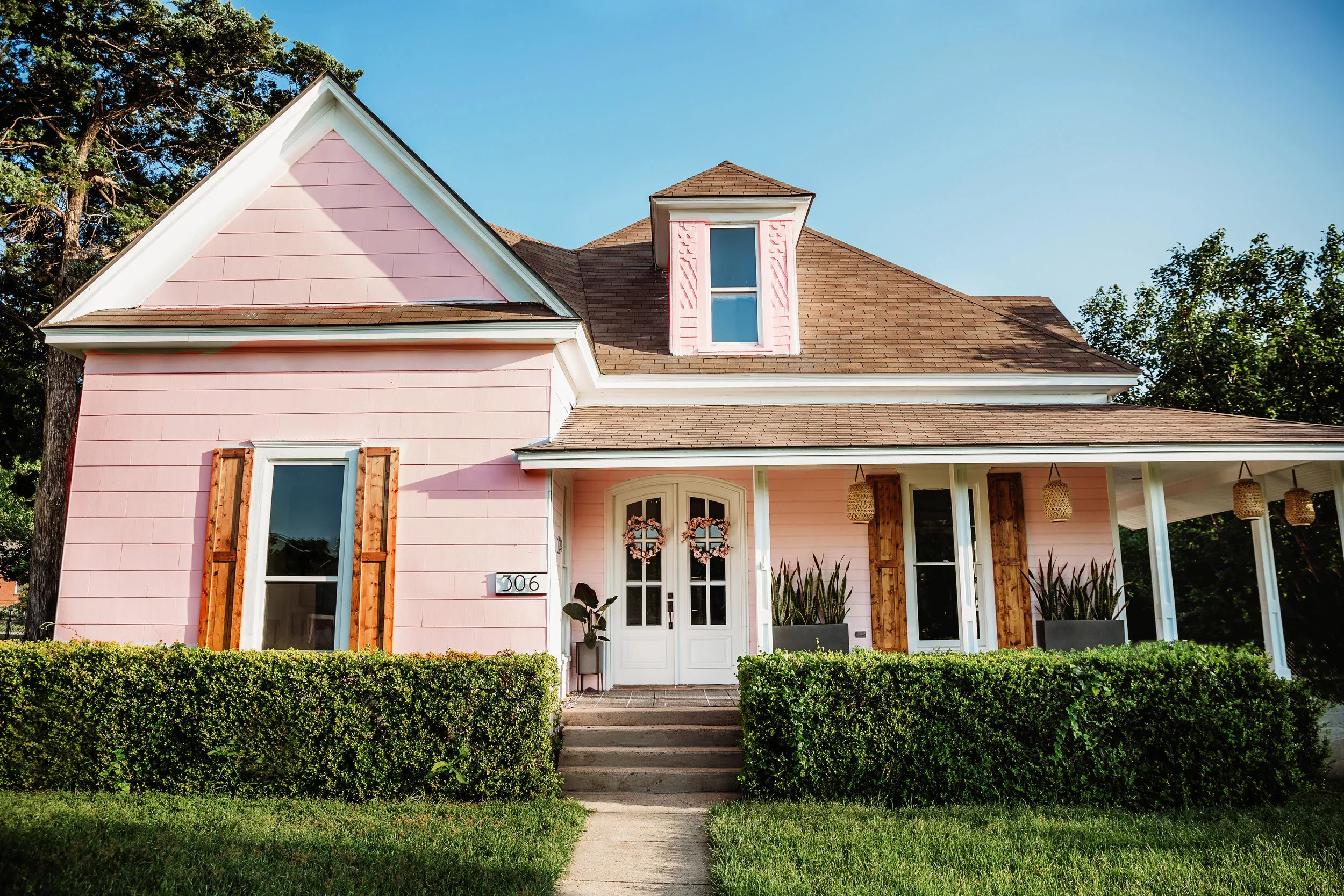THE PINK HOUSE SALON