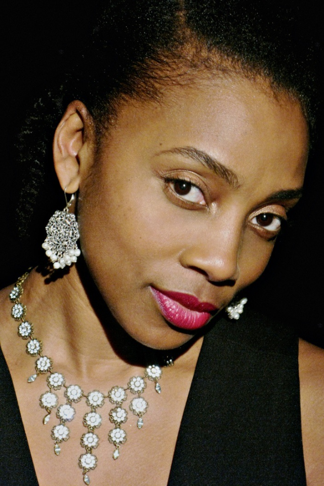 Headshots — Simone Vicari Moore