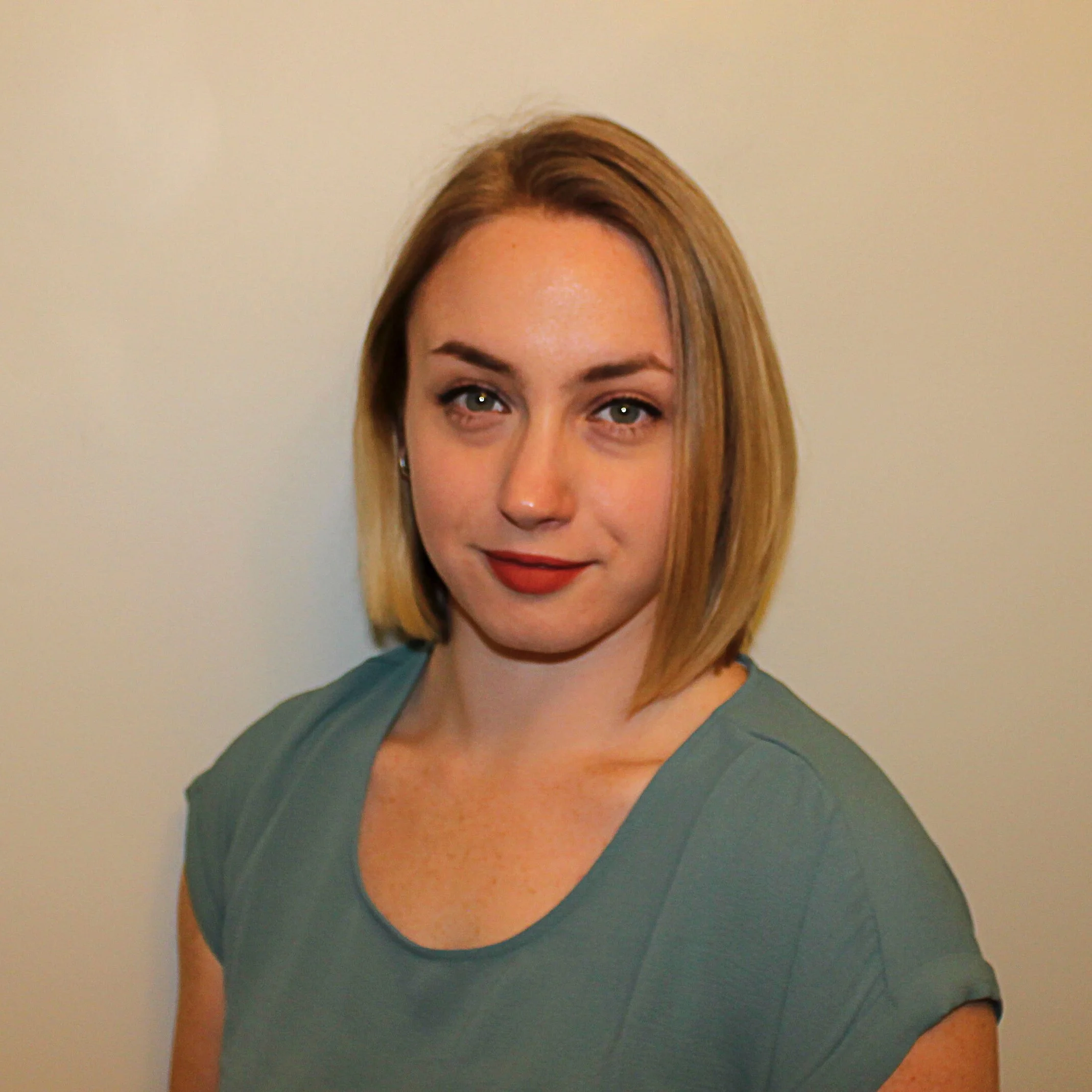 JESS MUELLER | ABOUT + CONTACT — JESS MUELLER 🤝 CPG DESIGN