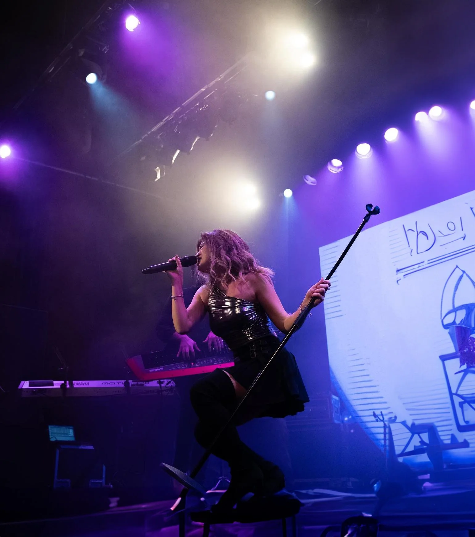 Donya Dadrasan - Persian Pop Sensation & Global Artist