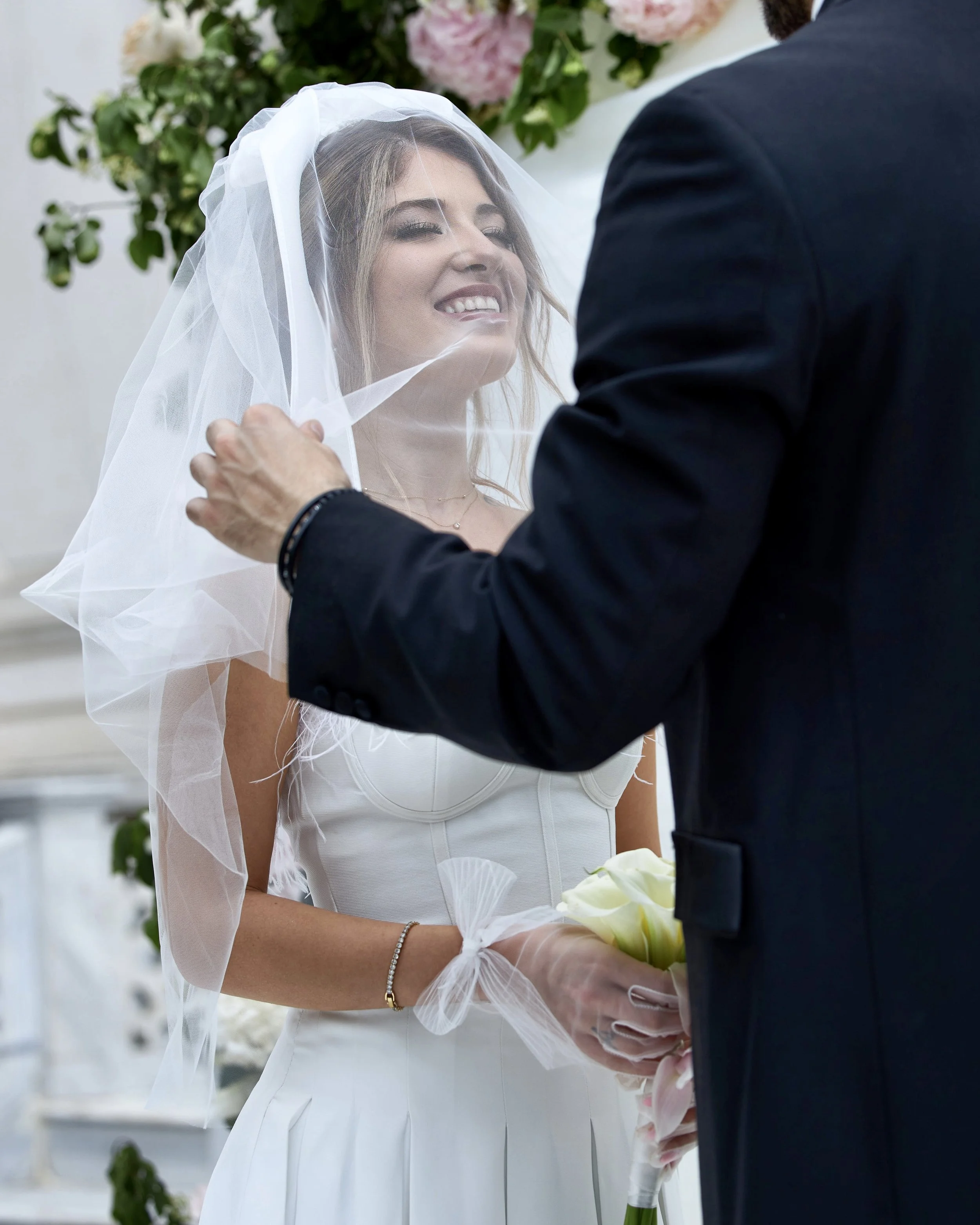 Donya Dadrasan - Persian Pop Sensation & Global Artist