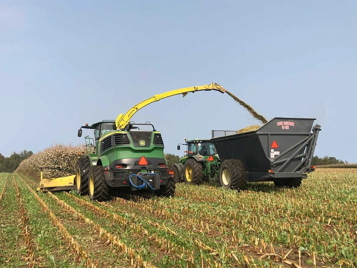 Stout Silage Dump Cart — Midwest Sidewalls