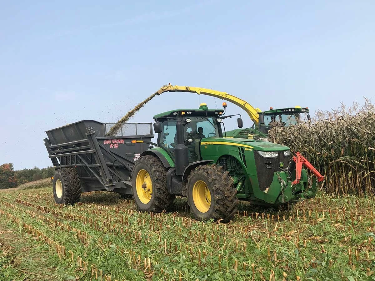 Stout Silage Dump Cart — Midwest Sidewalls