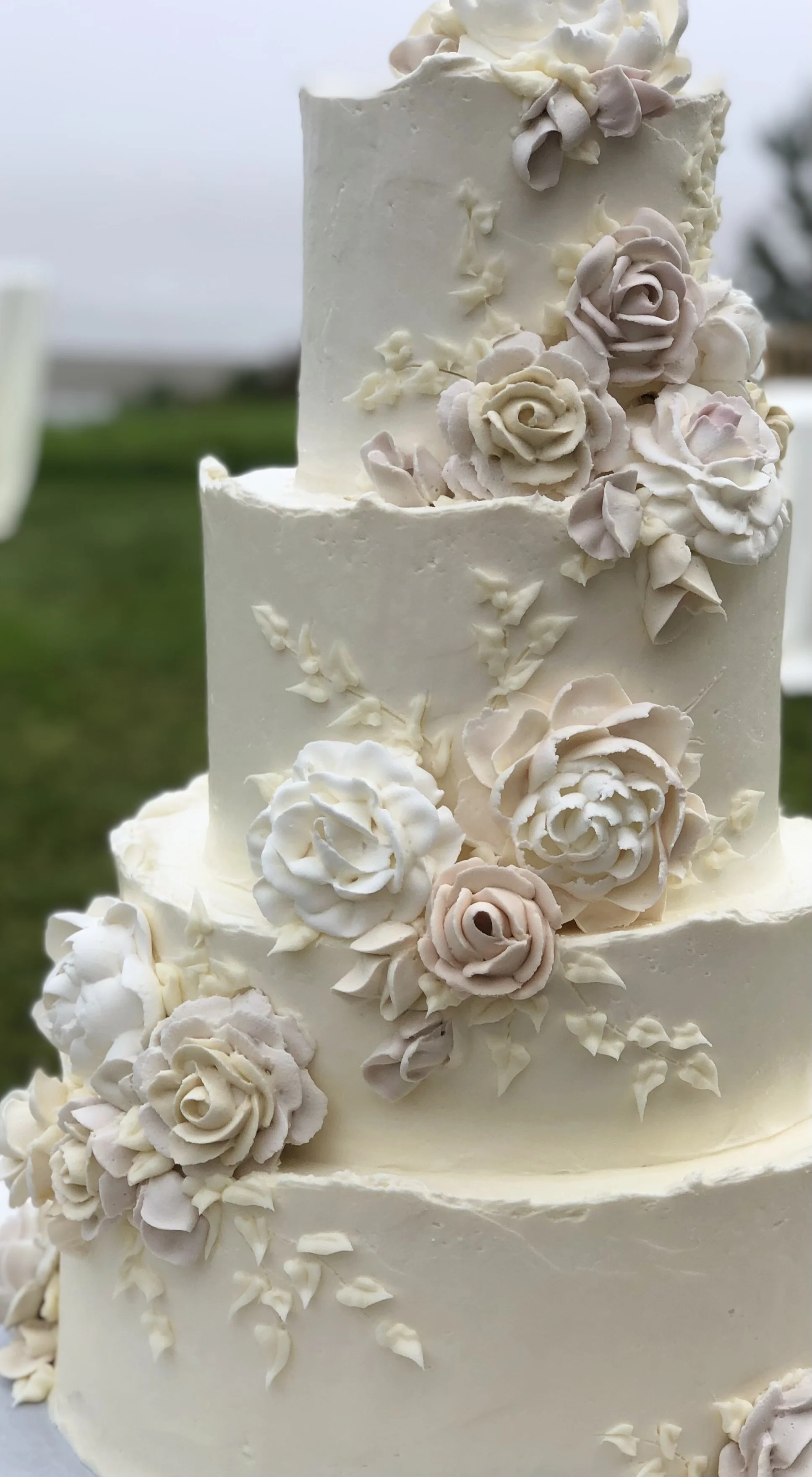 Royal Icing Flowers on Cake — Let Them Eat Cake