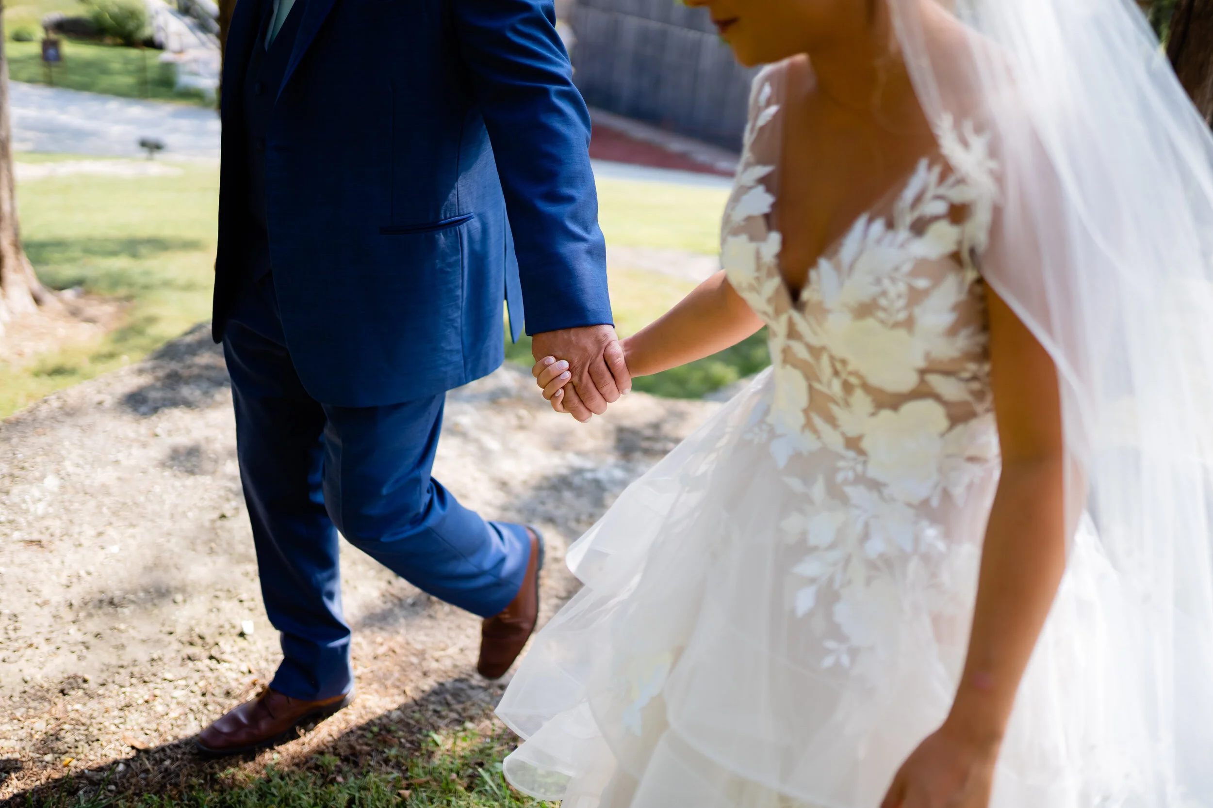 Lively Outdoor Missouri Wedding at Kempker's Back 40 | Plan it Terra