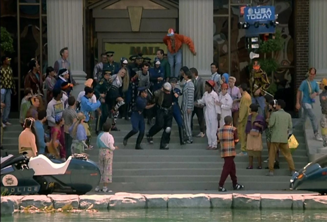 BACK TO THE FUTURE II POLICE MOTORCYCLE — 88 MPH TIME MACHINE