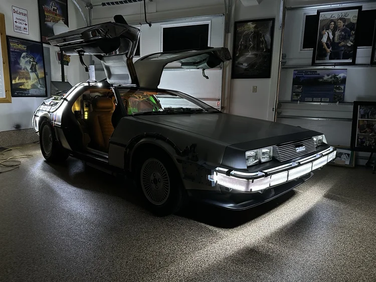 BTTF II Time Machine — 88 MPH TIME MACHINE