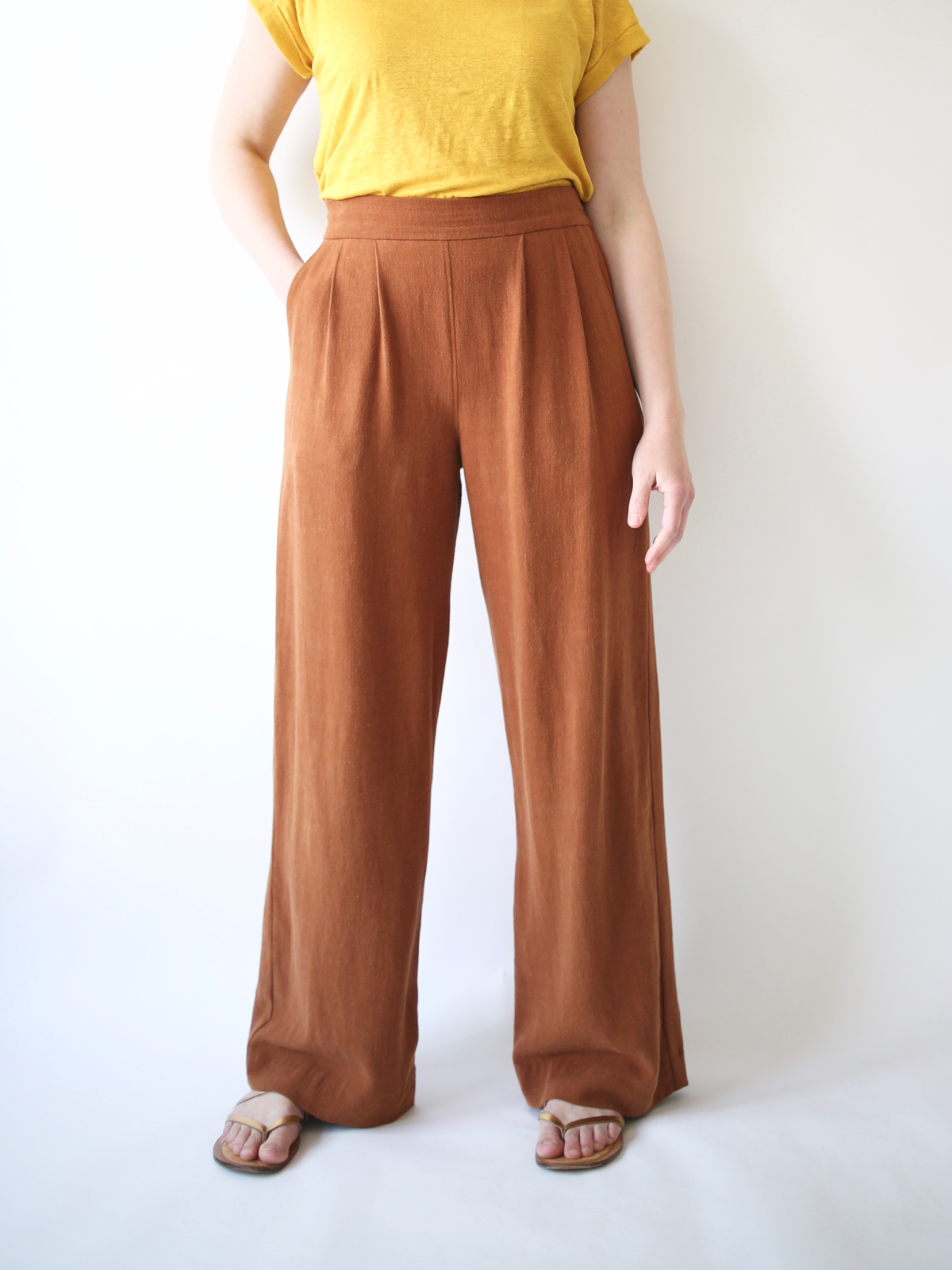 Rose pants in viscose-linen — Made by Rae