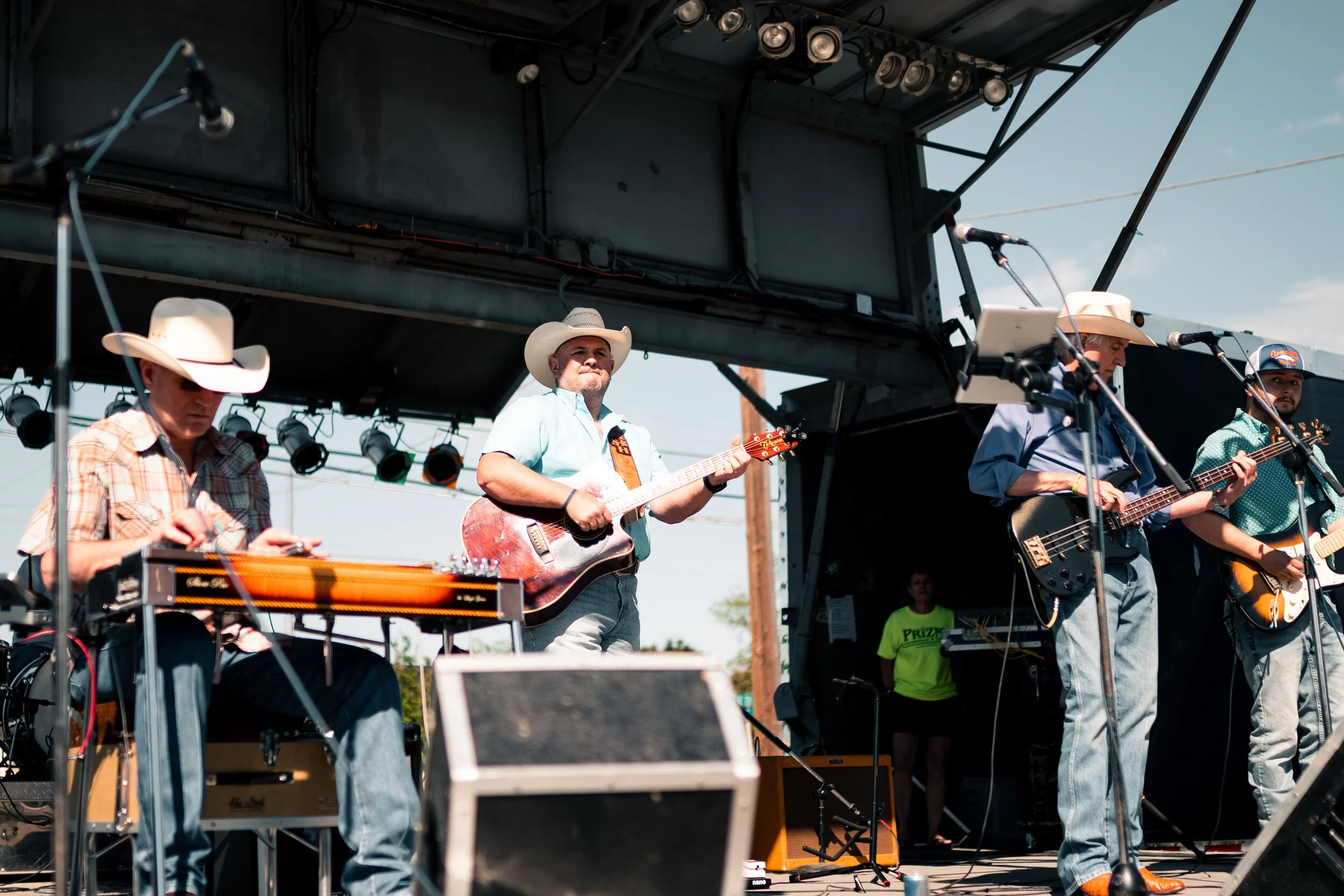 ENTERTAINMENT — Derrick Days