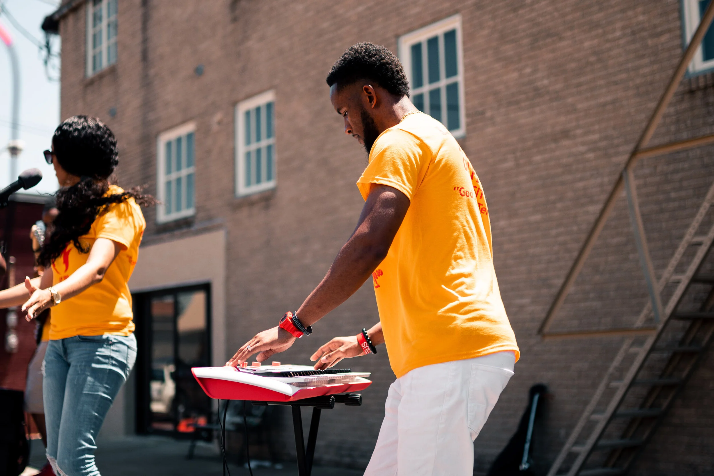 ENTERTAINMENT — Derrick Days