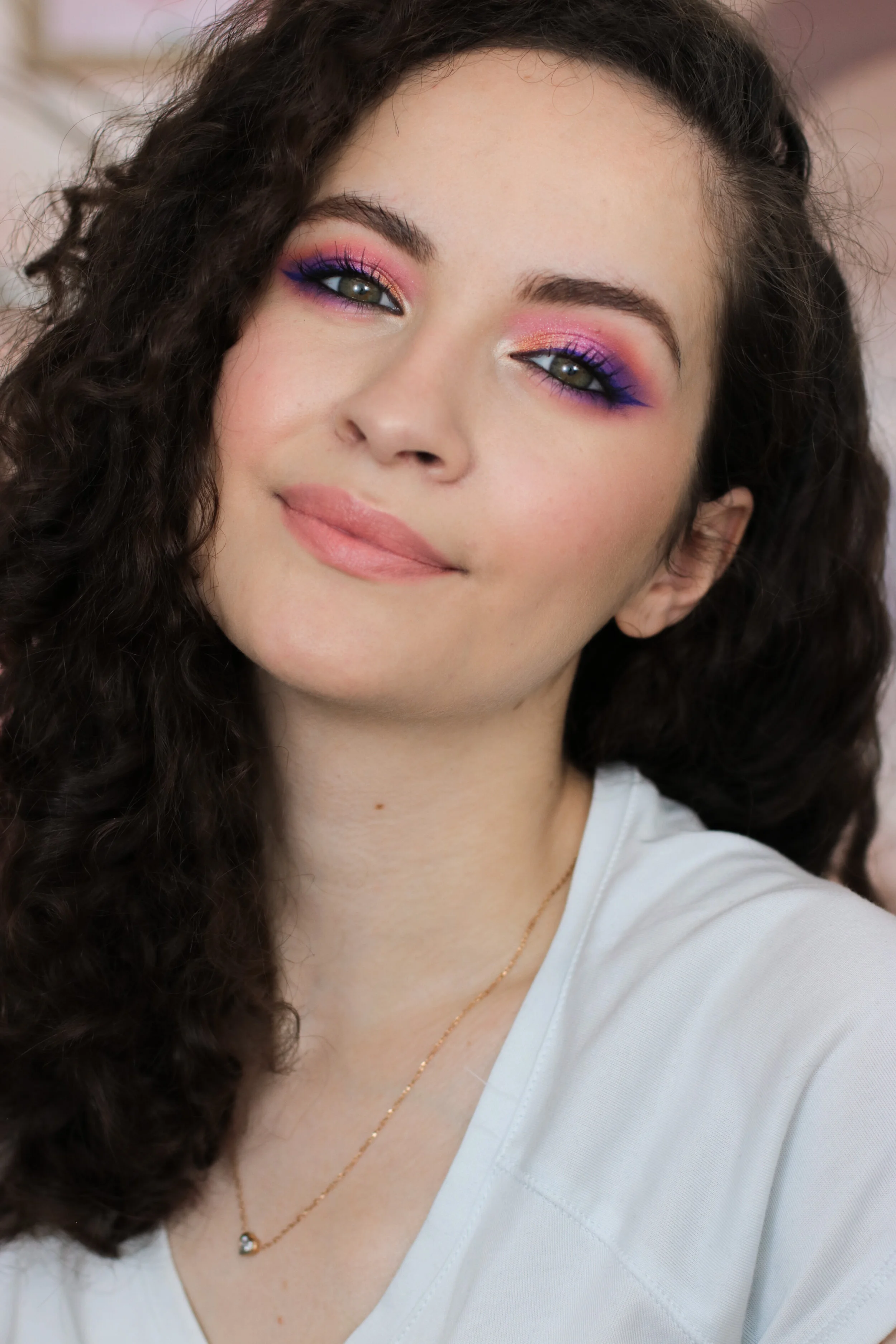 GRWM : on teste la collection NEON HEAT de Makeup Revolution ...