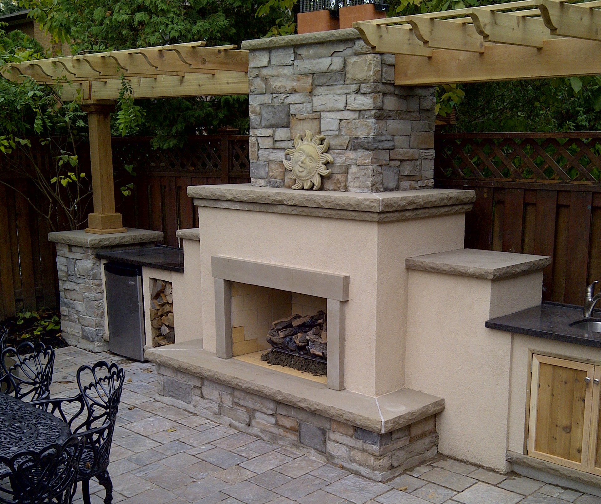 HINKLEY/ASSOCIATES - Design/Build Landscapes